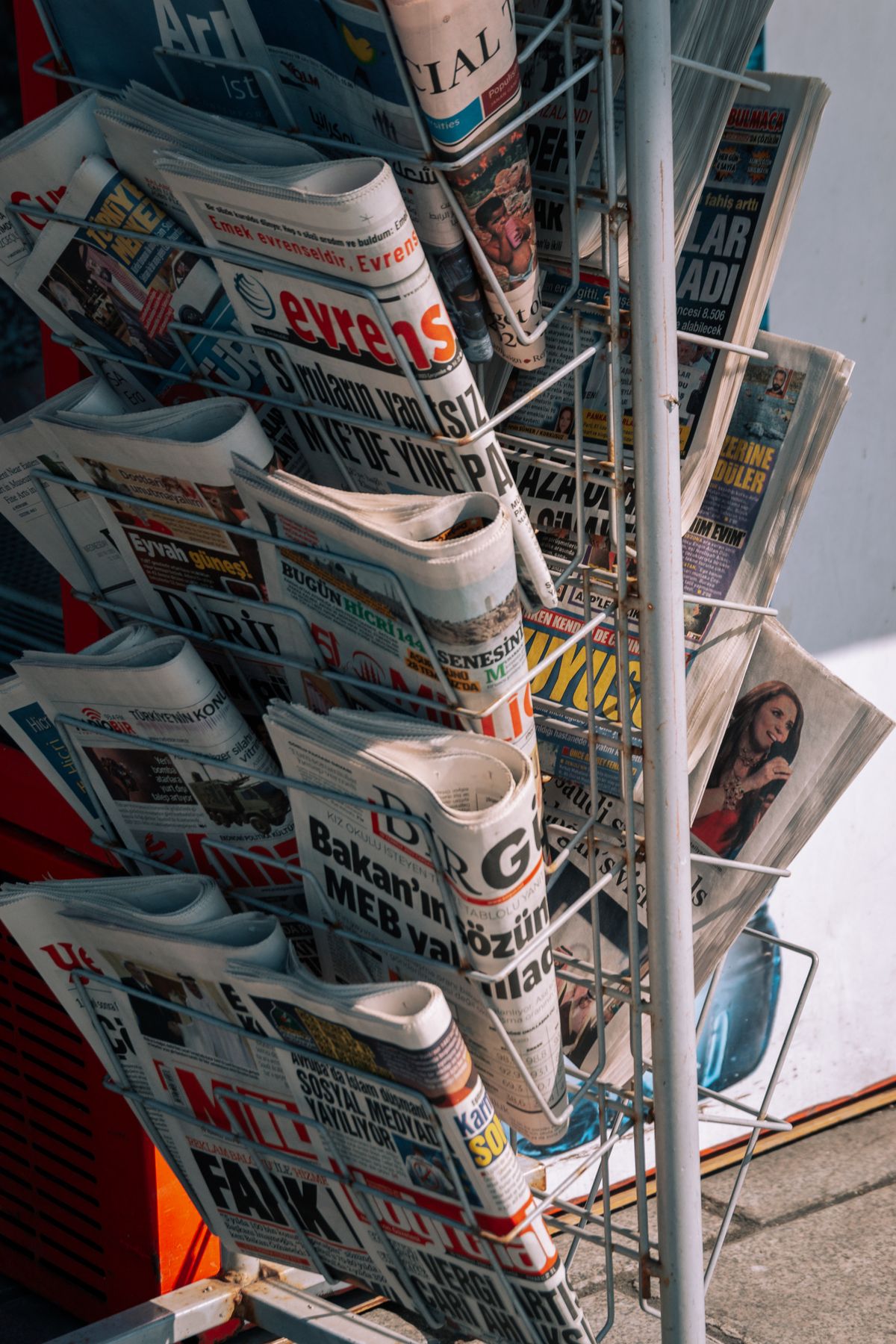 Newspaper Stand Photos, Download The BEST Free Newspaper Stand Stock ...
