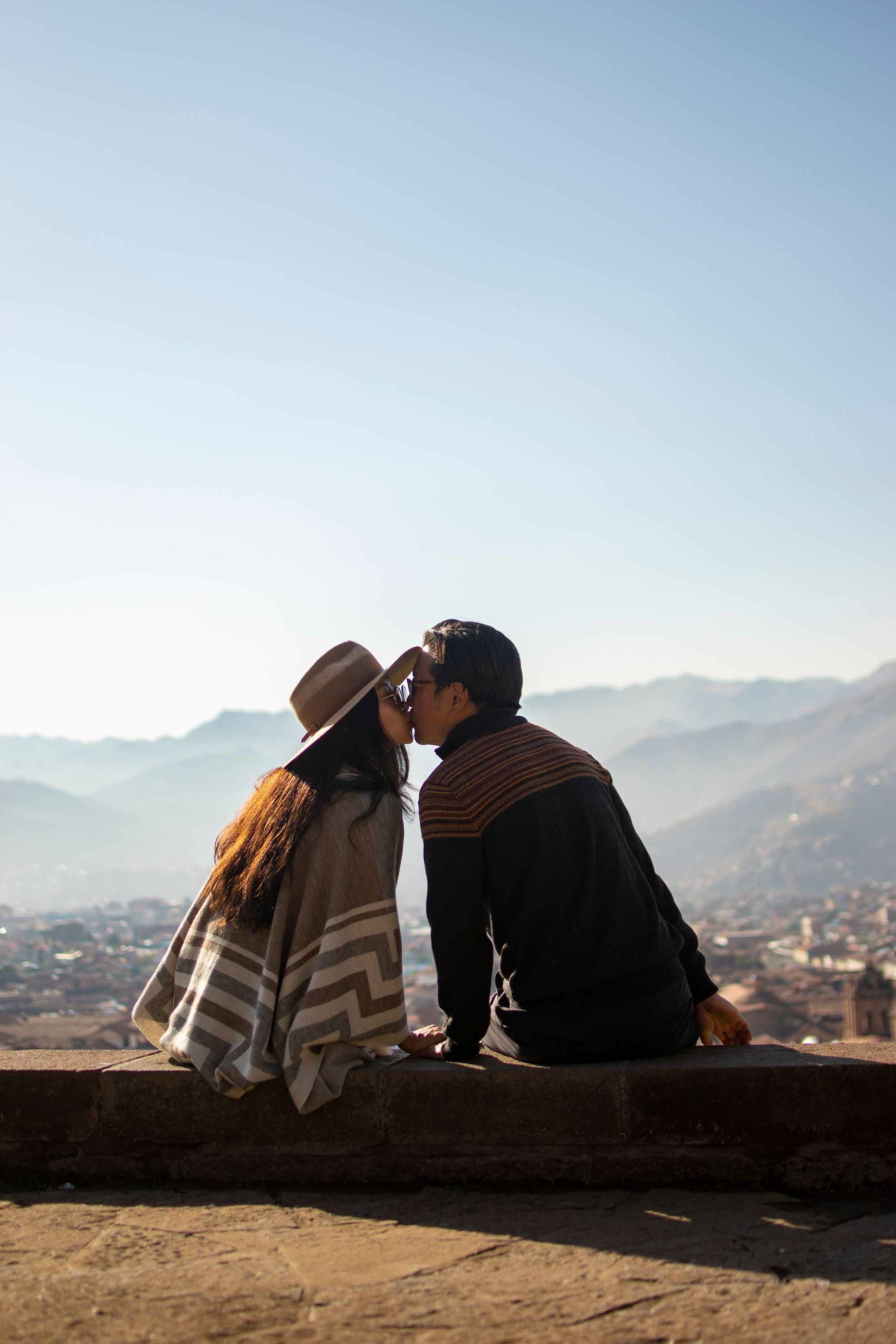 Man And Woman Kissing Goodbye Photos, Download The BEST Free Man And ...
