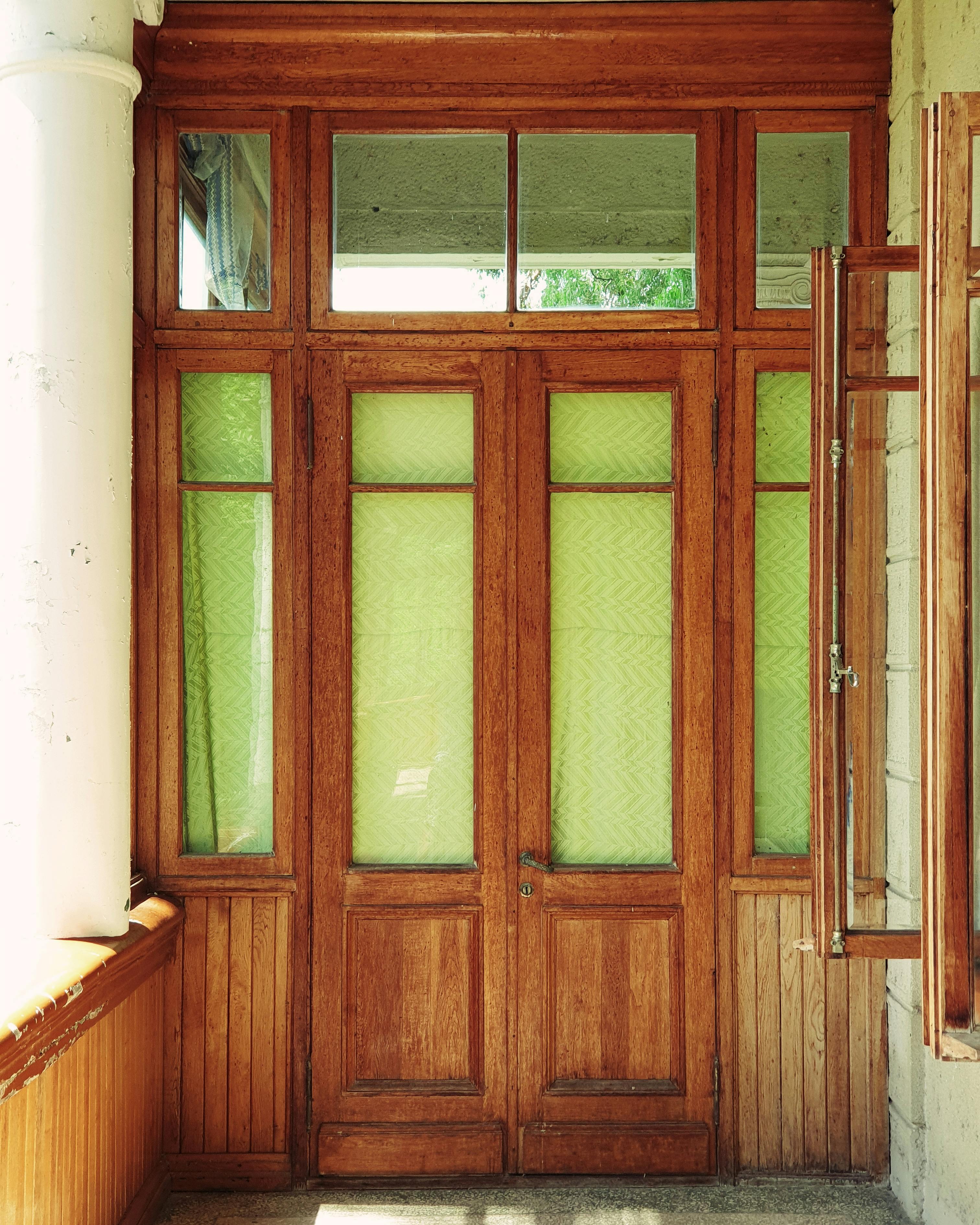 Retro Glass Door · Free Stock Photo