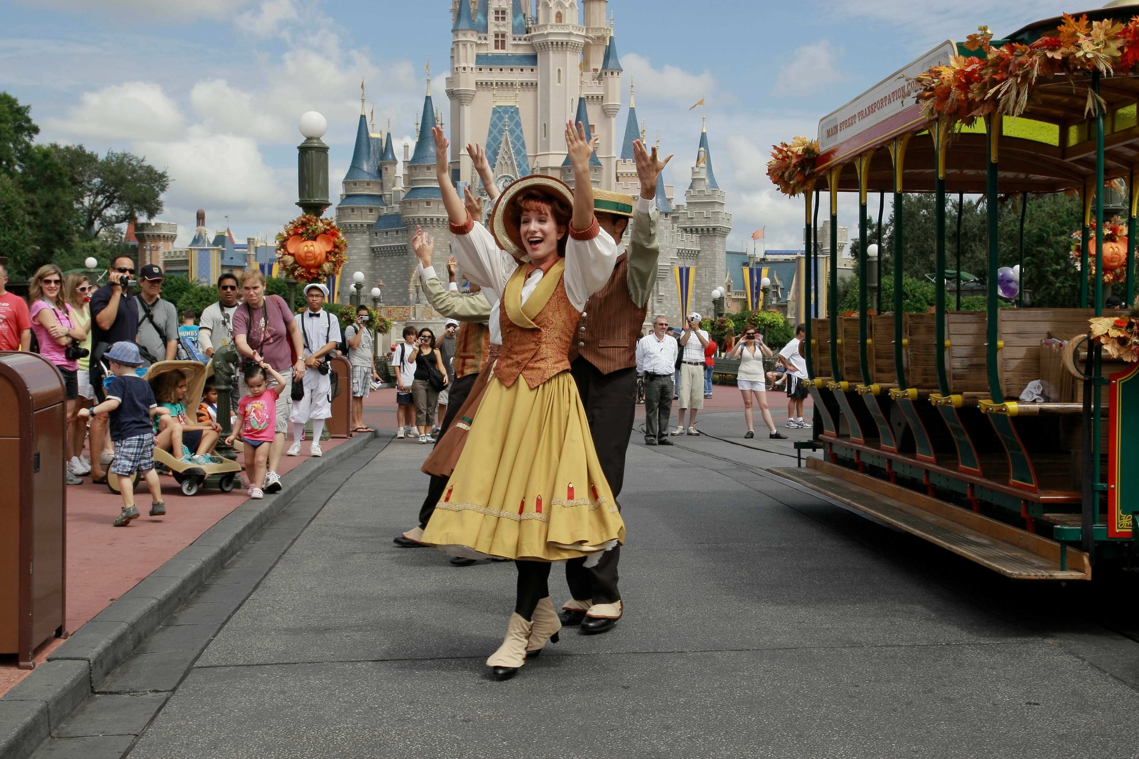 People in Costumes in Disneyland · Free Stock Photo