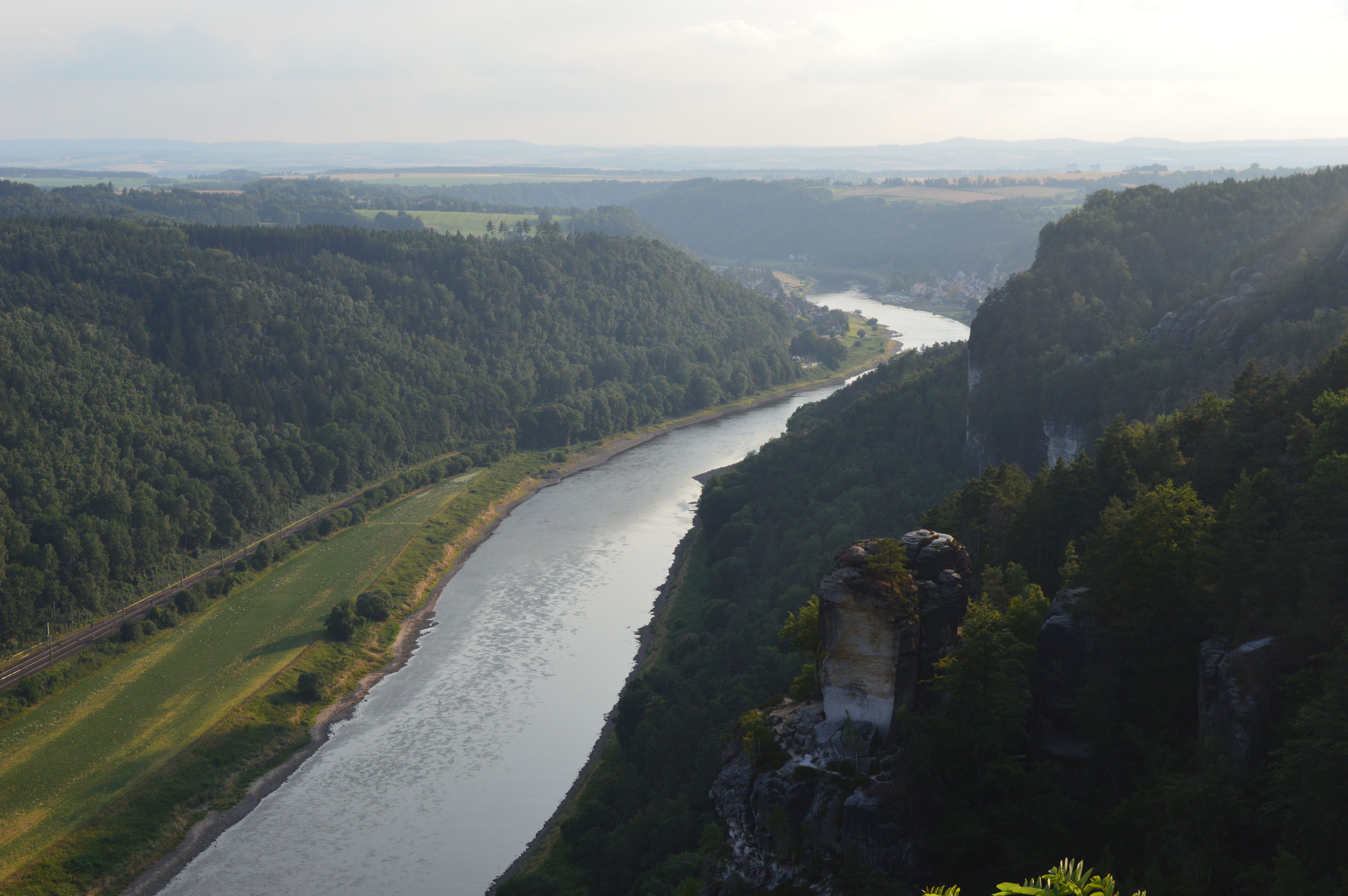 Green Mountains and River · Free Stock Photo