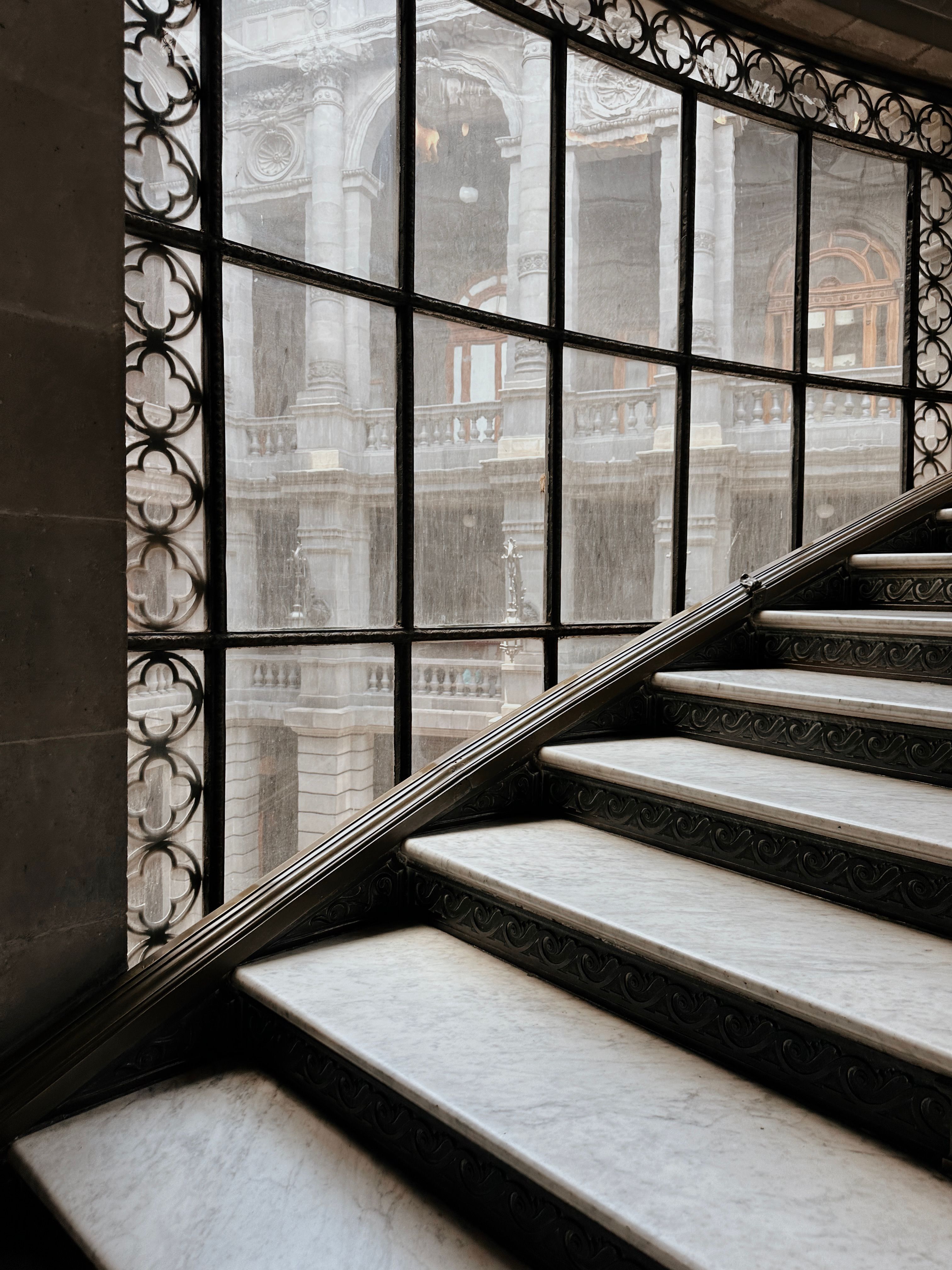 Elegant Architectural Staircase Interior View · Free Stock Photo