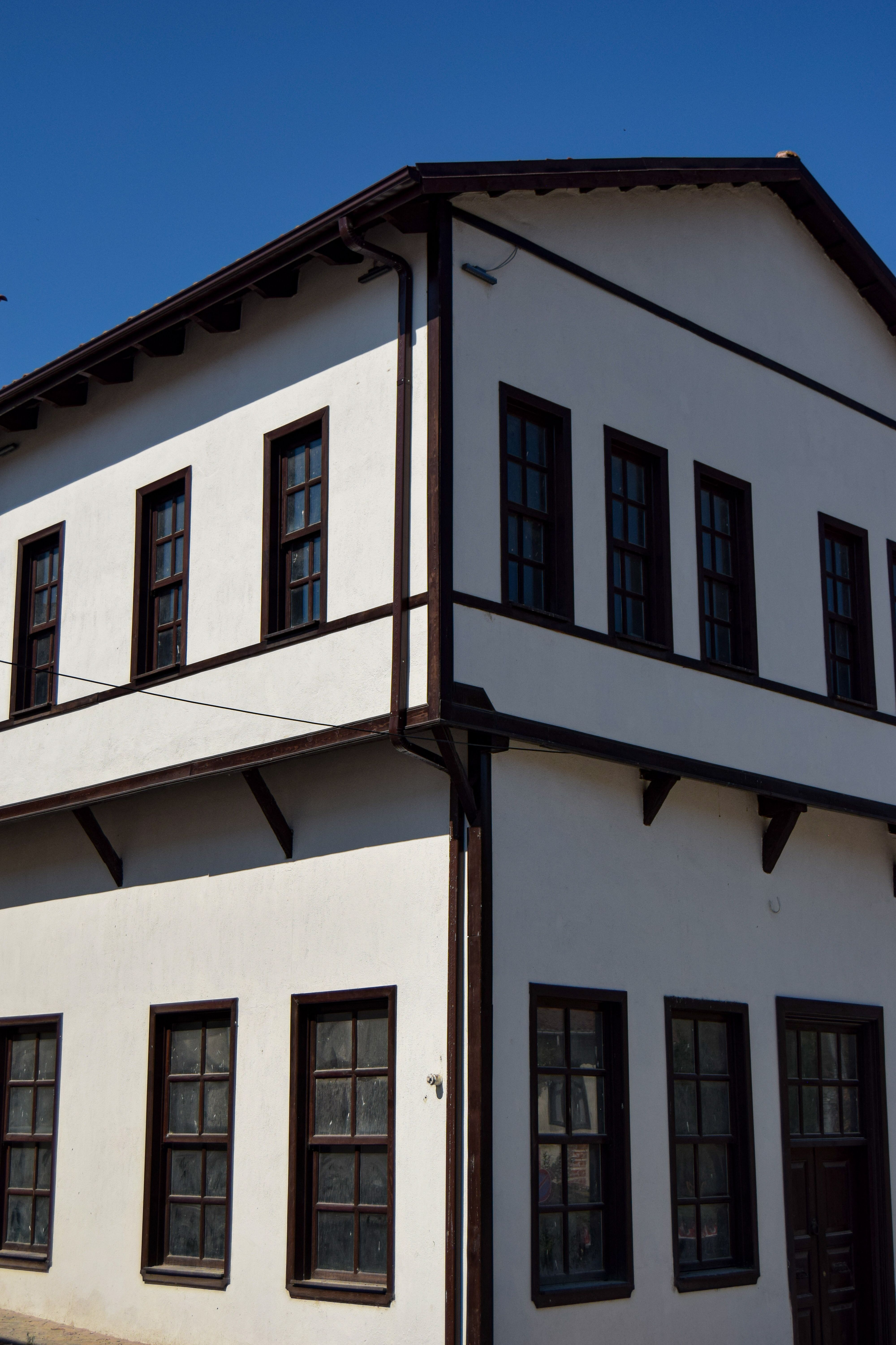 Brown Window Frames Photos, Download The BEST Free Brown Window Frames ...