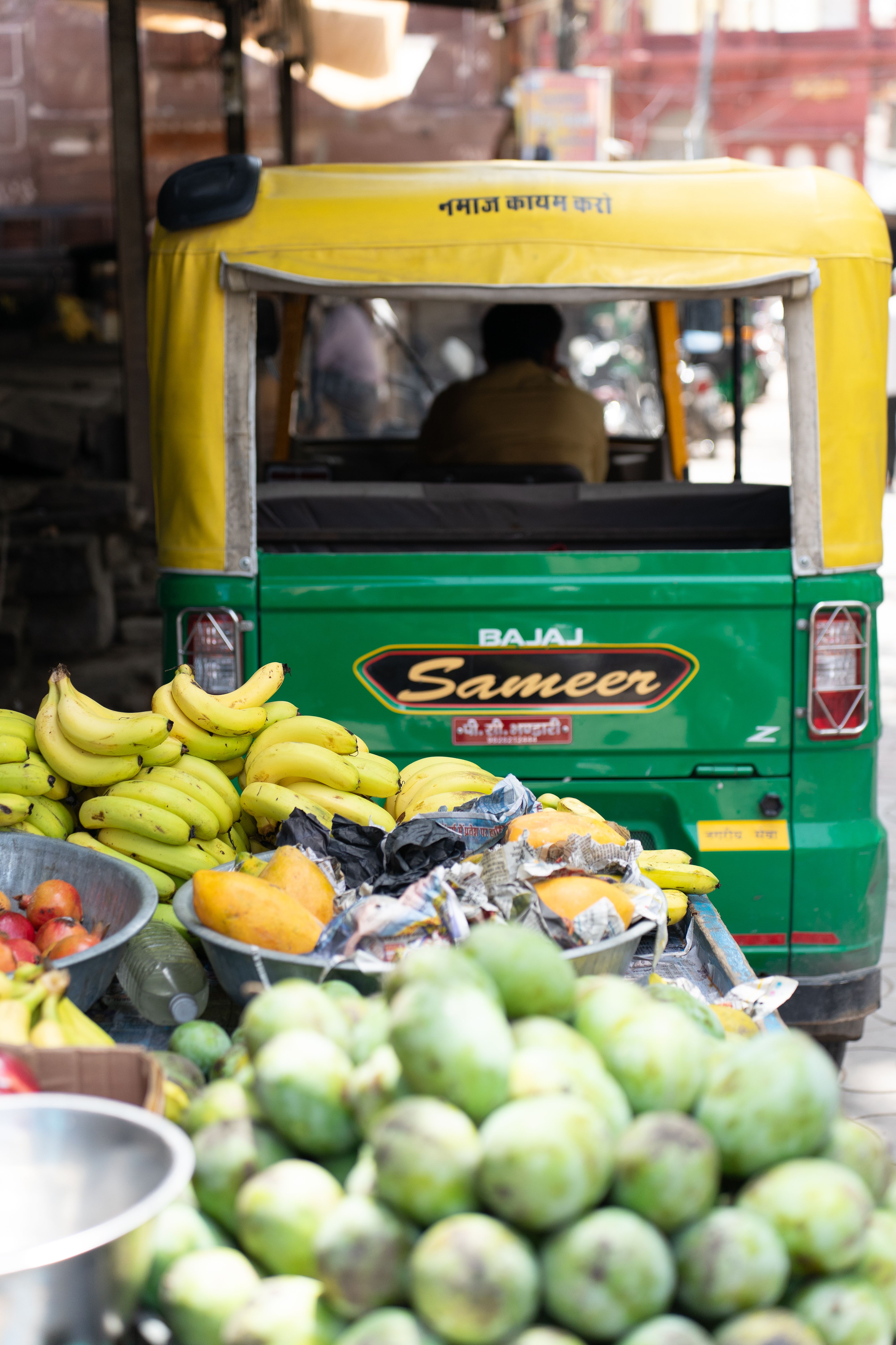 Auto Rickshaw at the Fruit Stand · Free Stock Photo