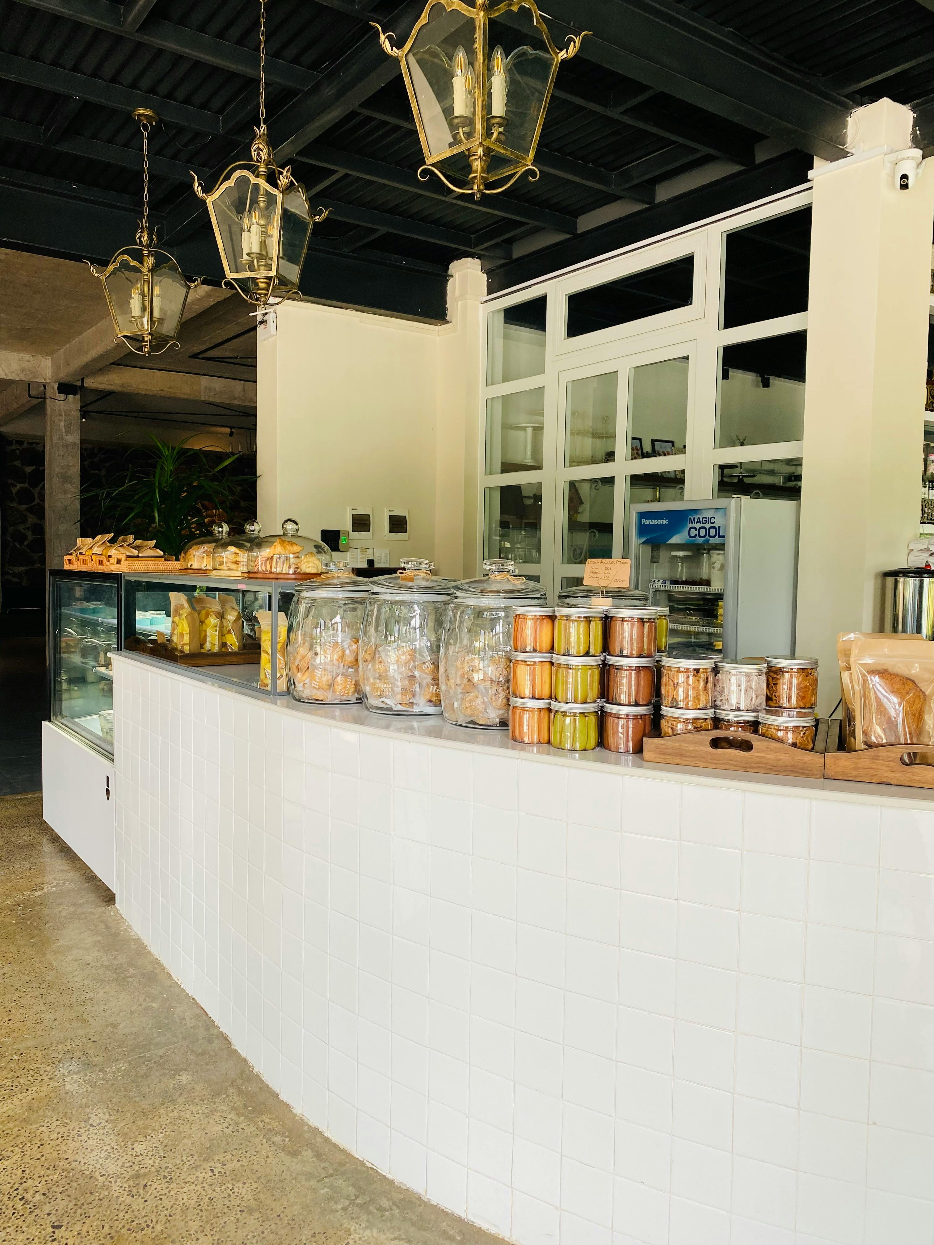 Counter in Food Bar · Free Stock Photo