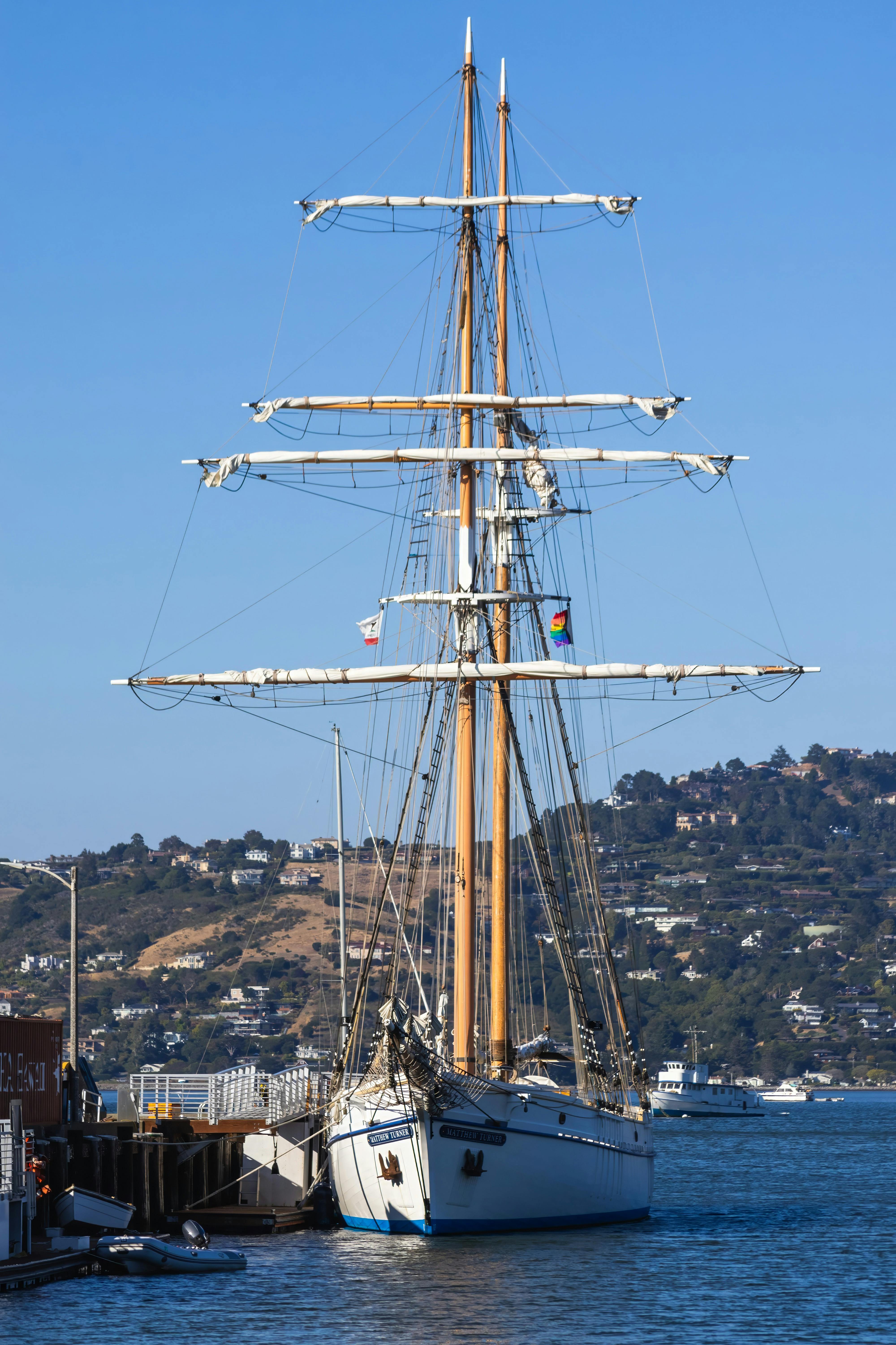 White Gallon Ship · Free Stock Photo