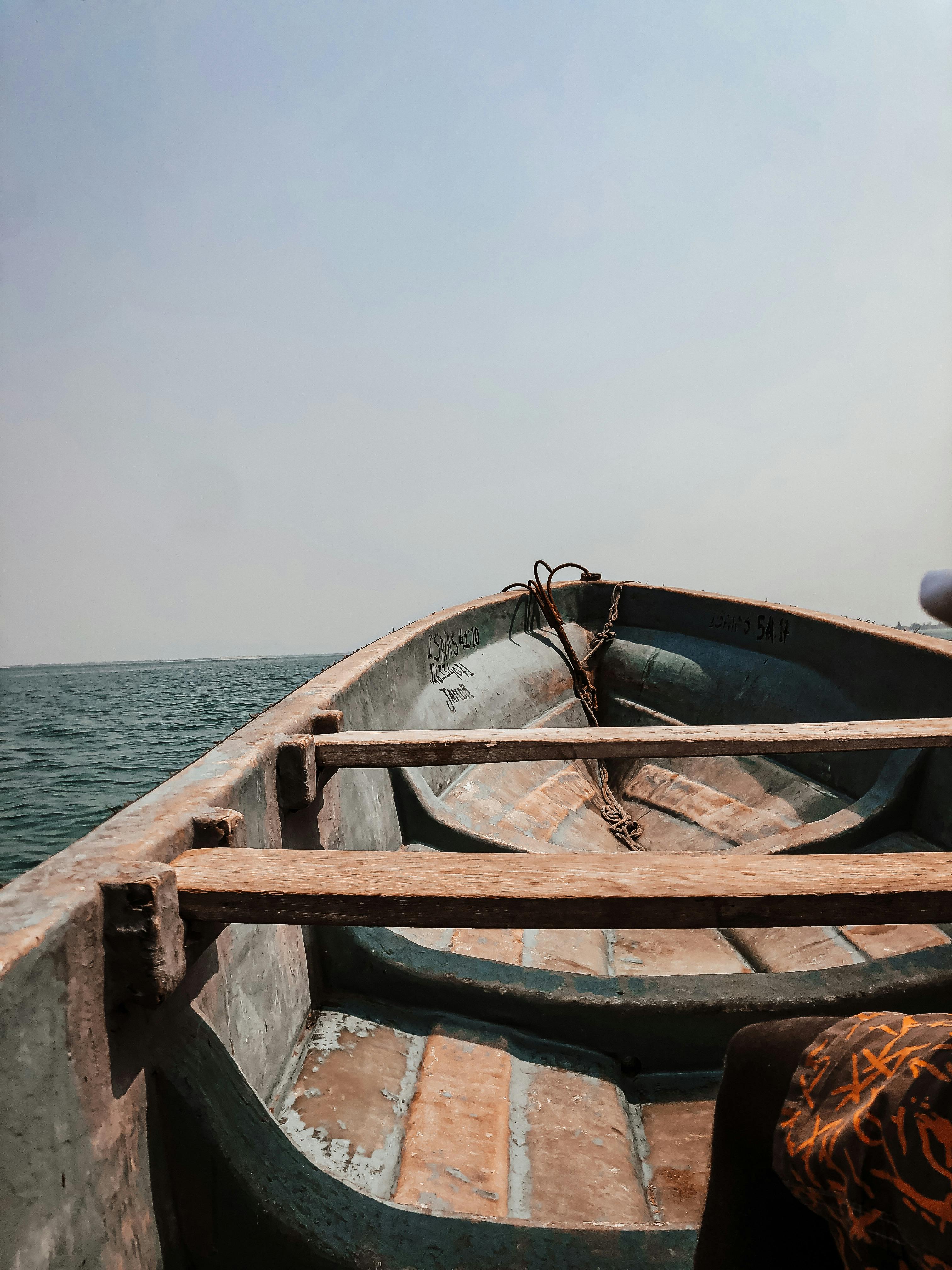Old Boat in the Sea · Free Stock Photo