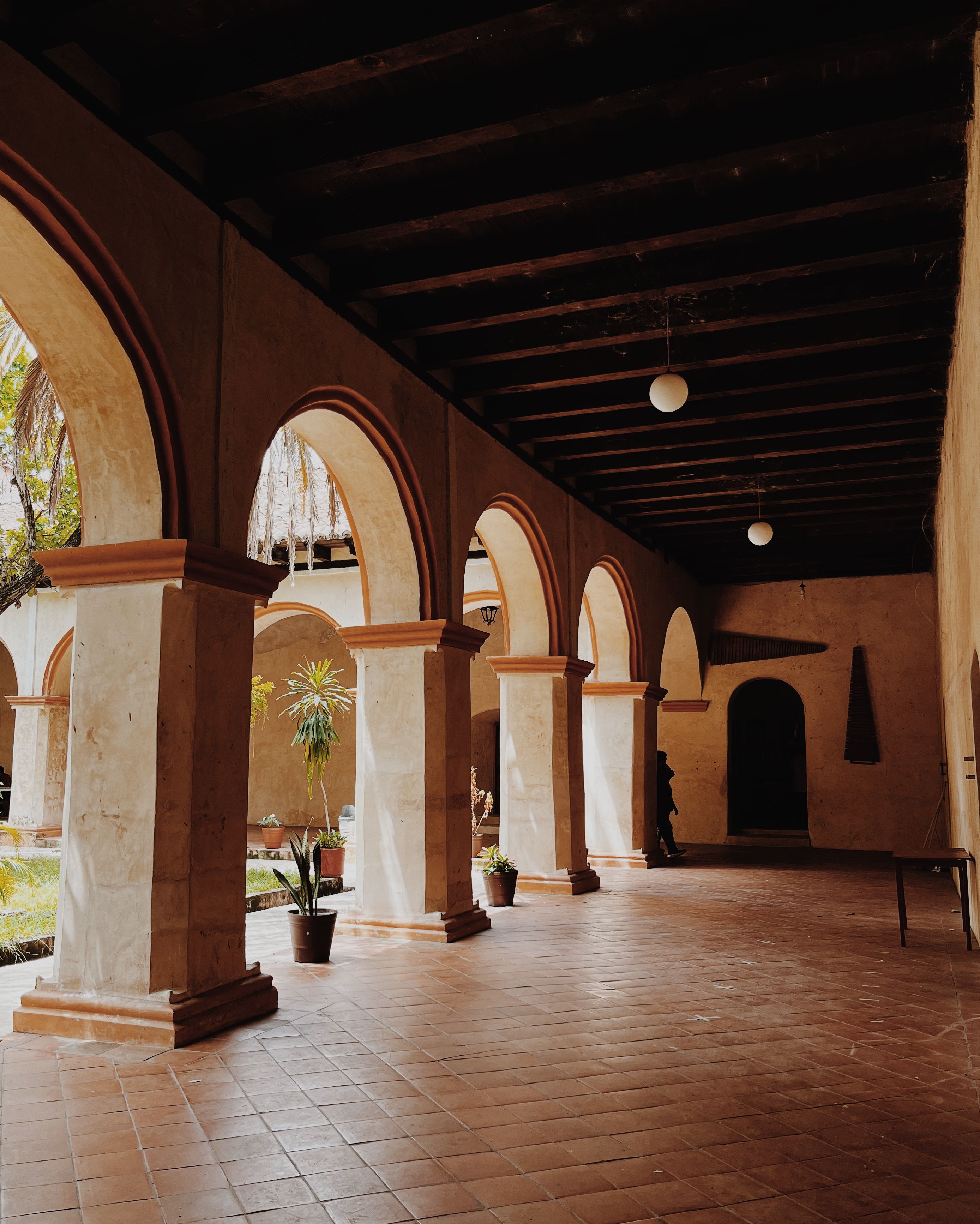Colonnade in Courtyard · Free Stock Photo
