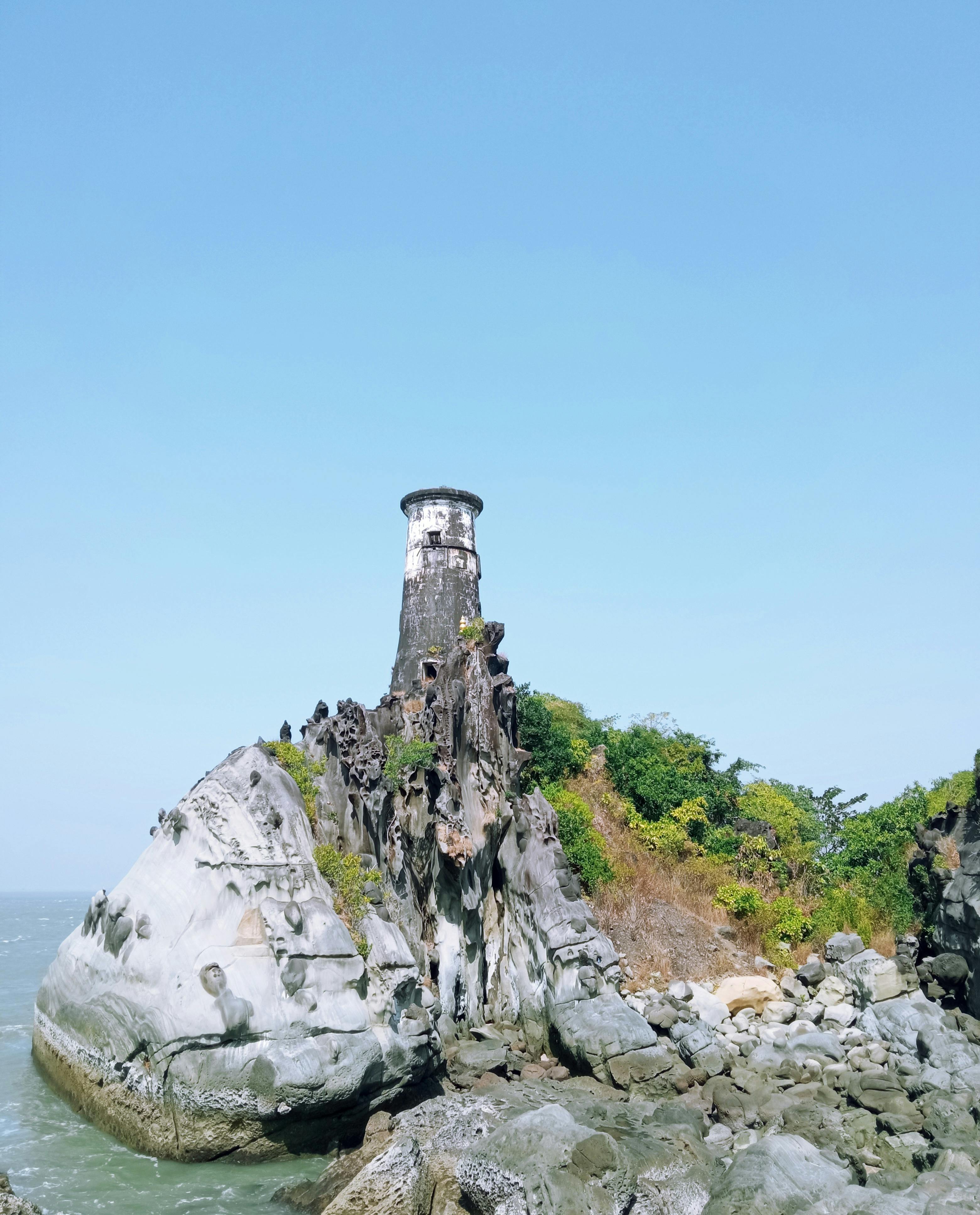 Lay Shan Taung Lighthouse on a Hill in Mjanma, Birma · Free Stock Photo
