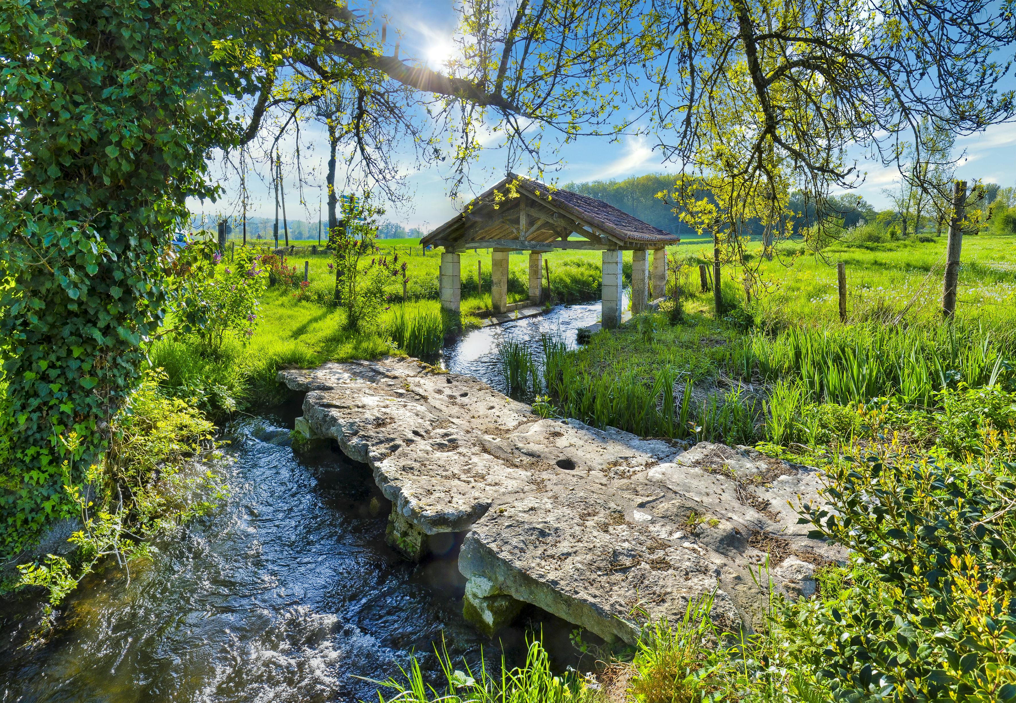 Stone Bridge in Scenic Green Countryside · Free Stock Photo