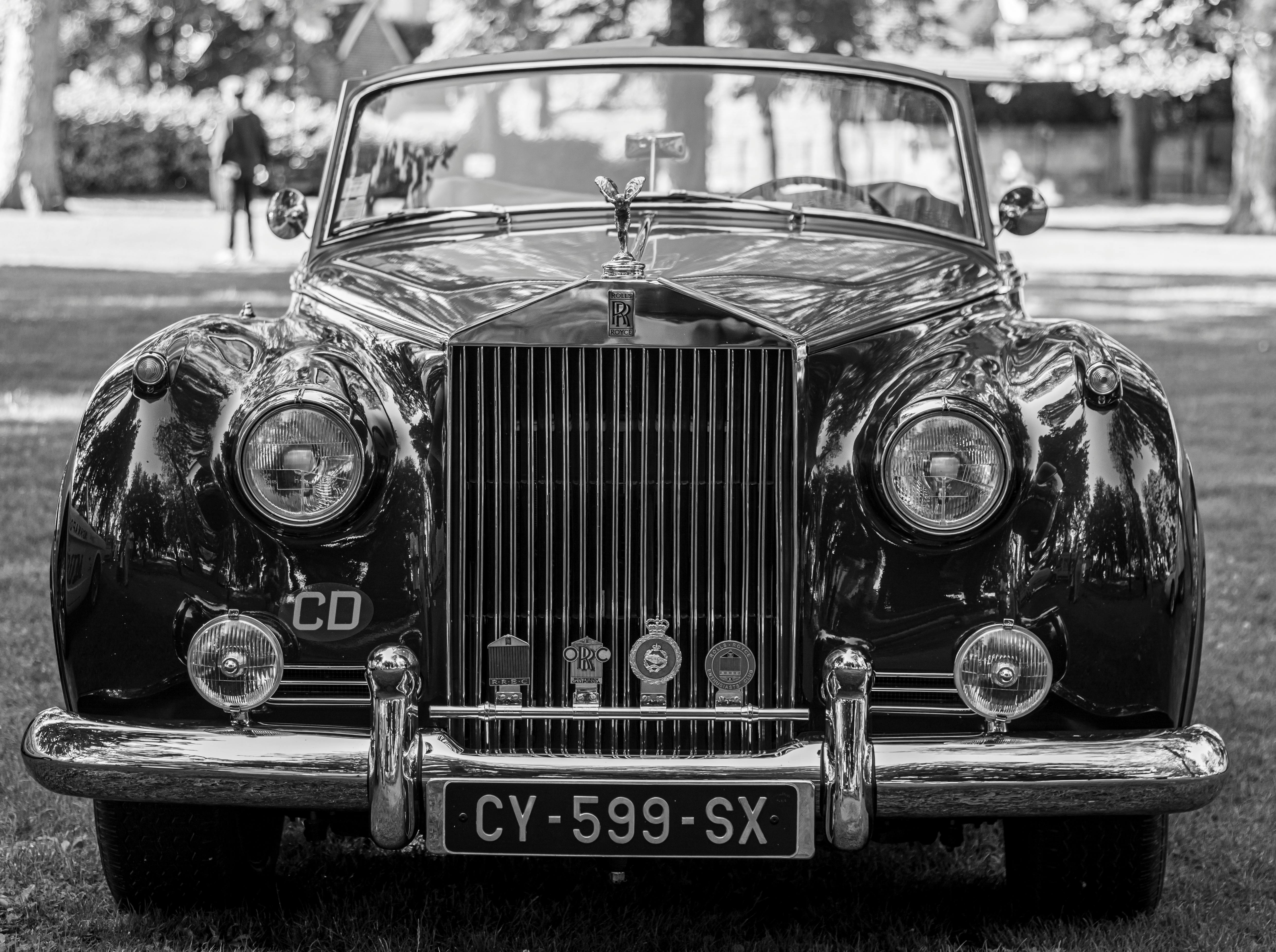 Classic Rolls-Royce Phantom V · Free Stock Photo