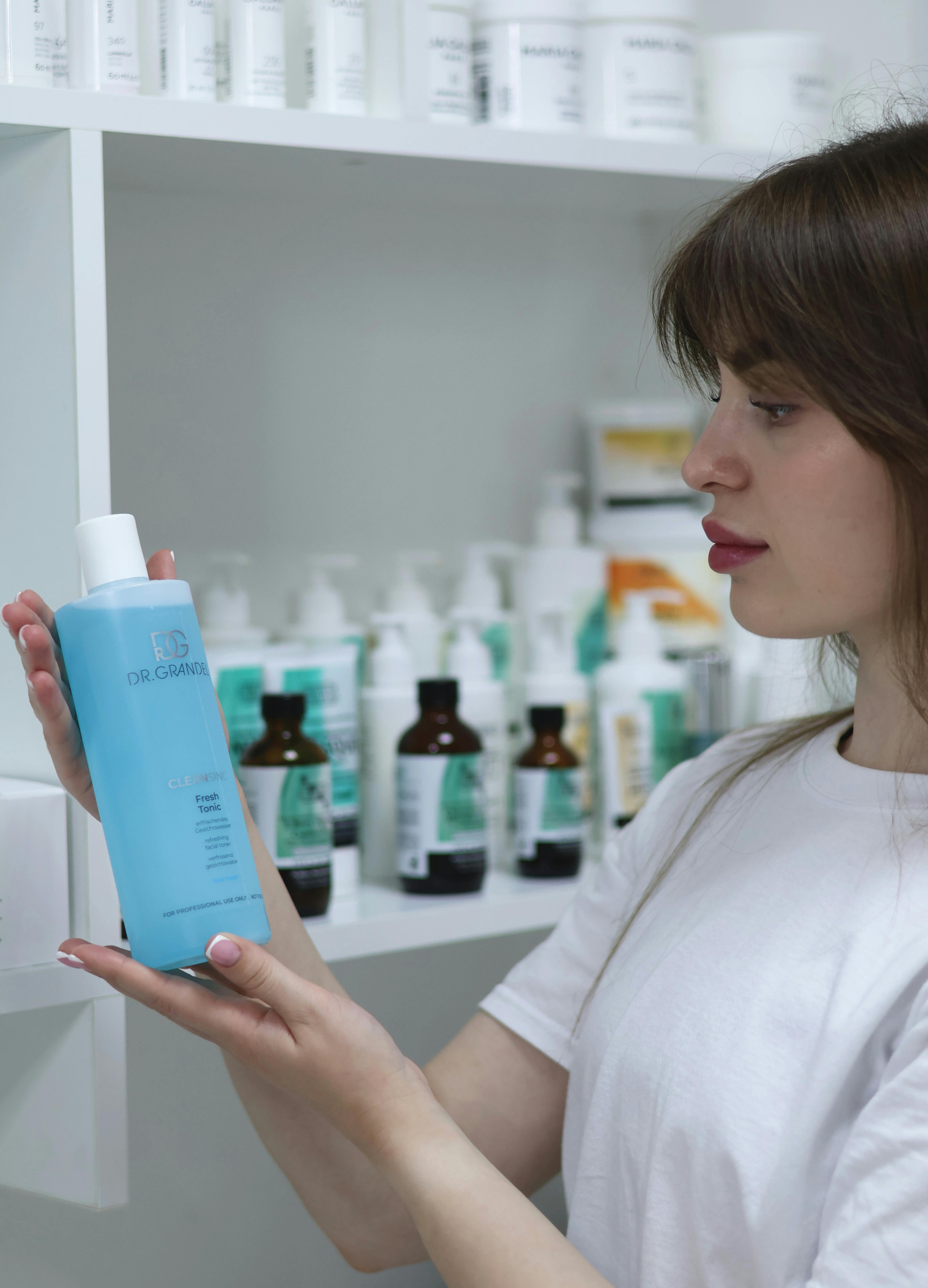 Beautician Making Facial Beauty Procedures for Woman in Salon · Free ...