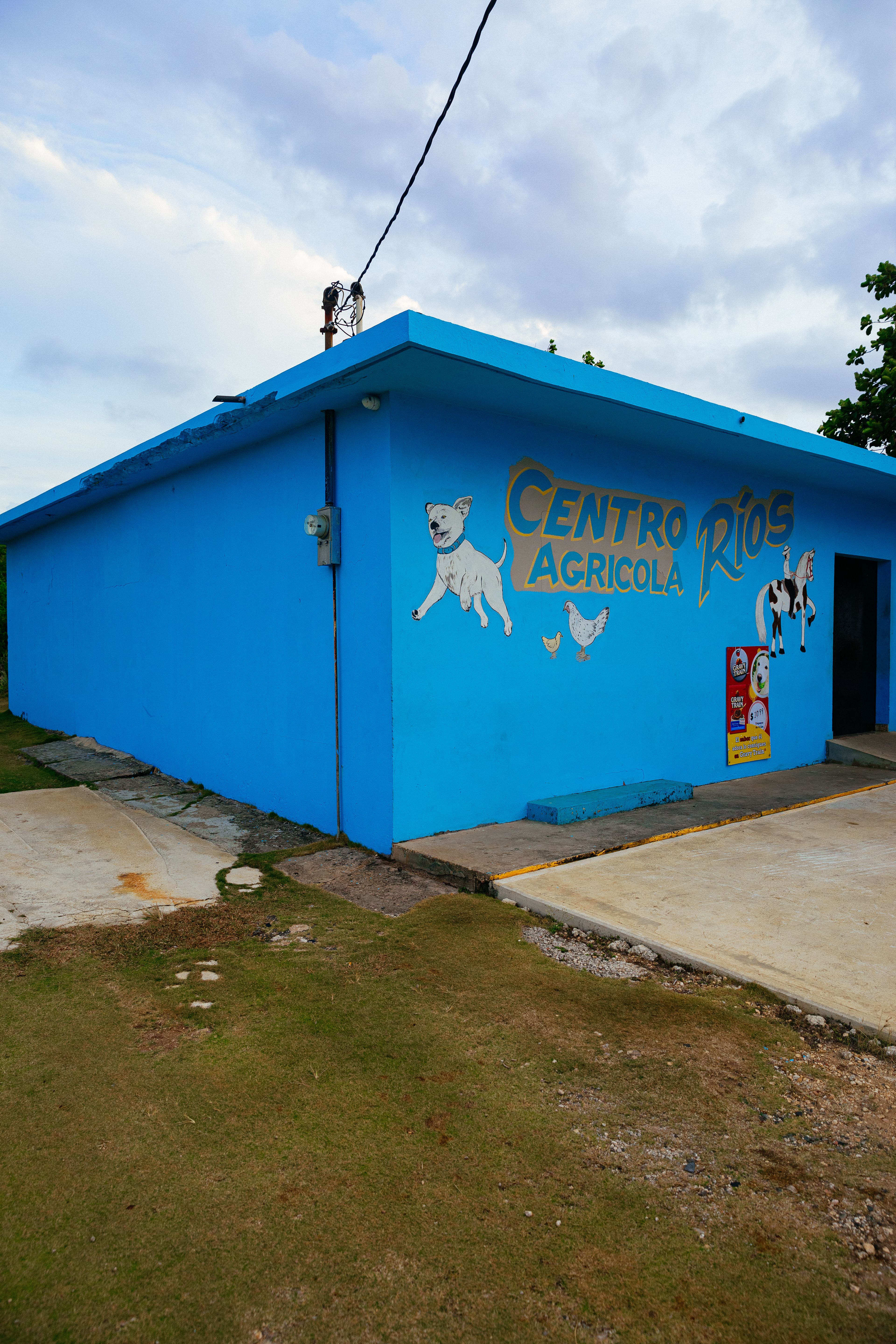 Blue Building of Rios Agricultural Center · Free Stock Photo