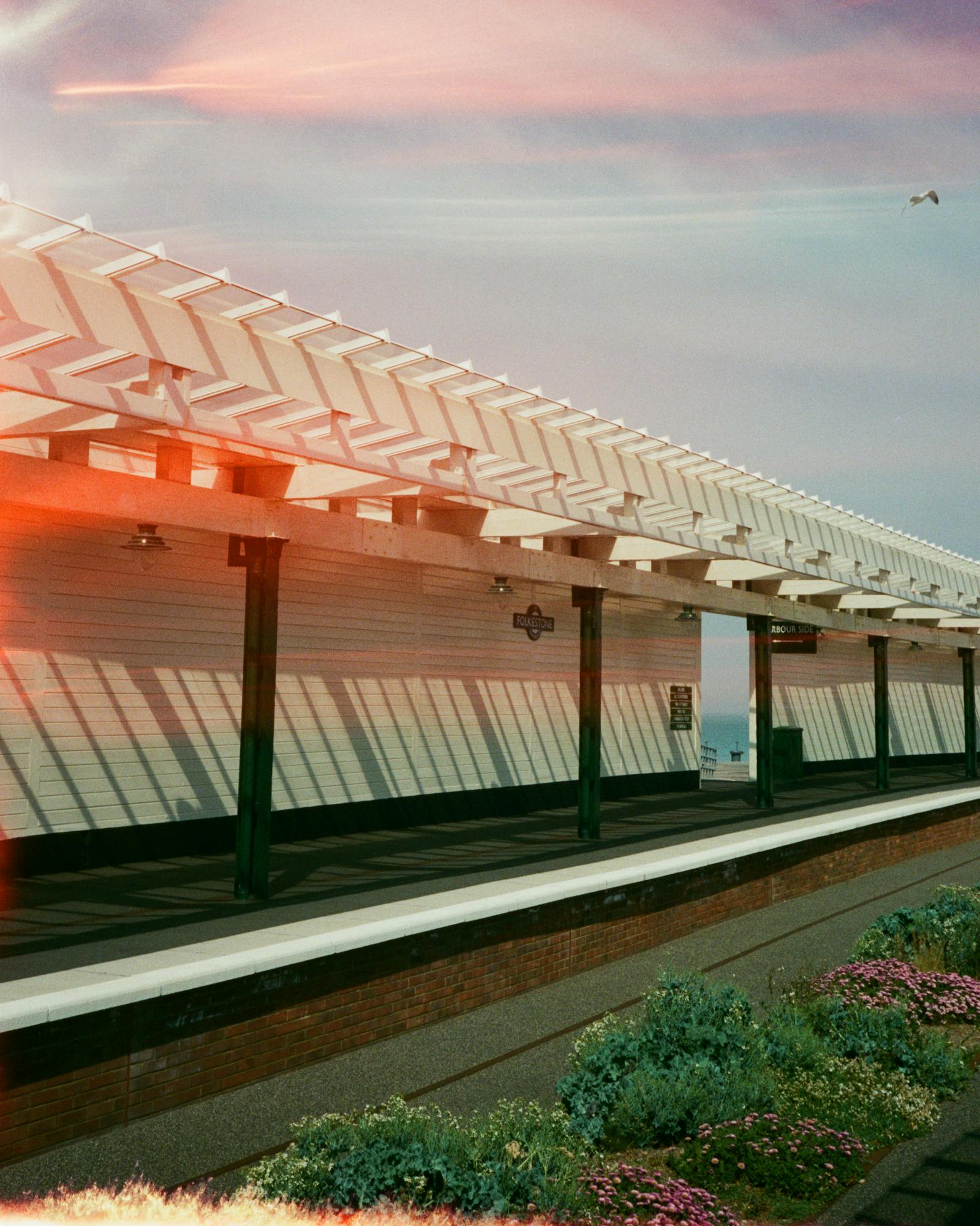 Train Platform Photos, Download The BEST Free Train Platform Stock ...