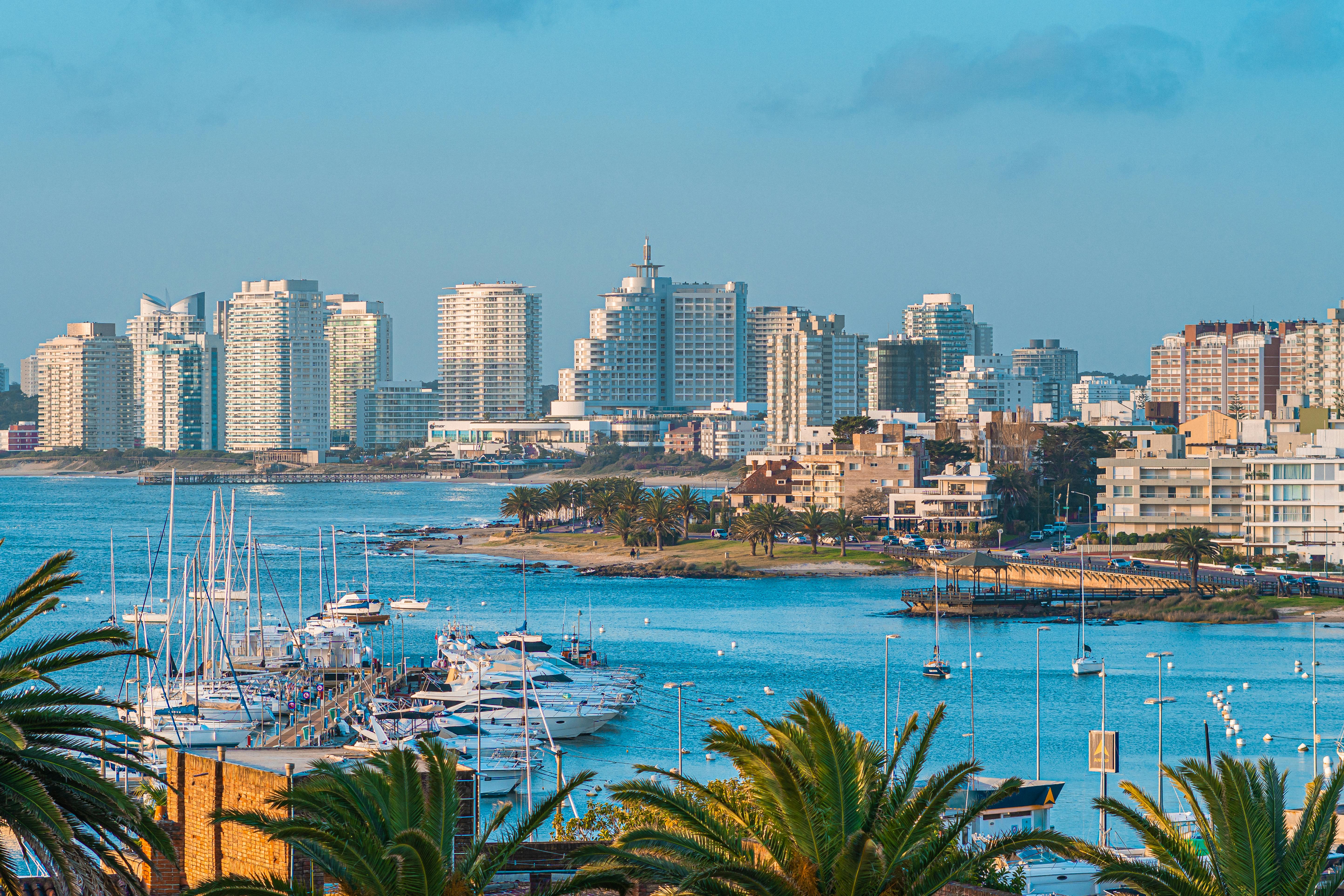 Edificios de Punta del Este · Free Stock Photo