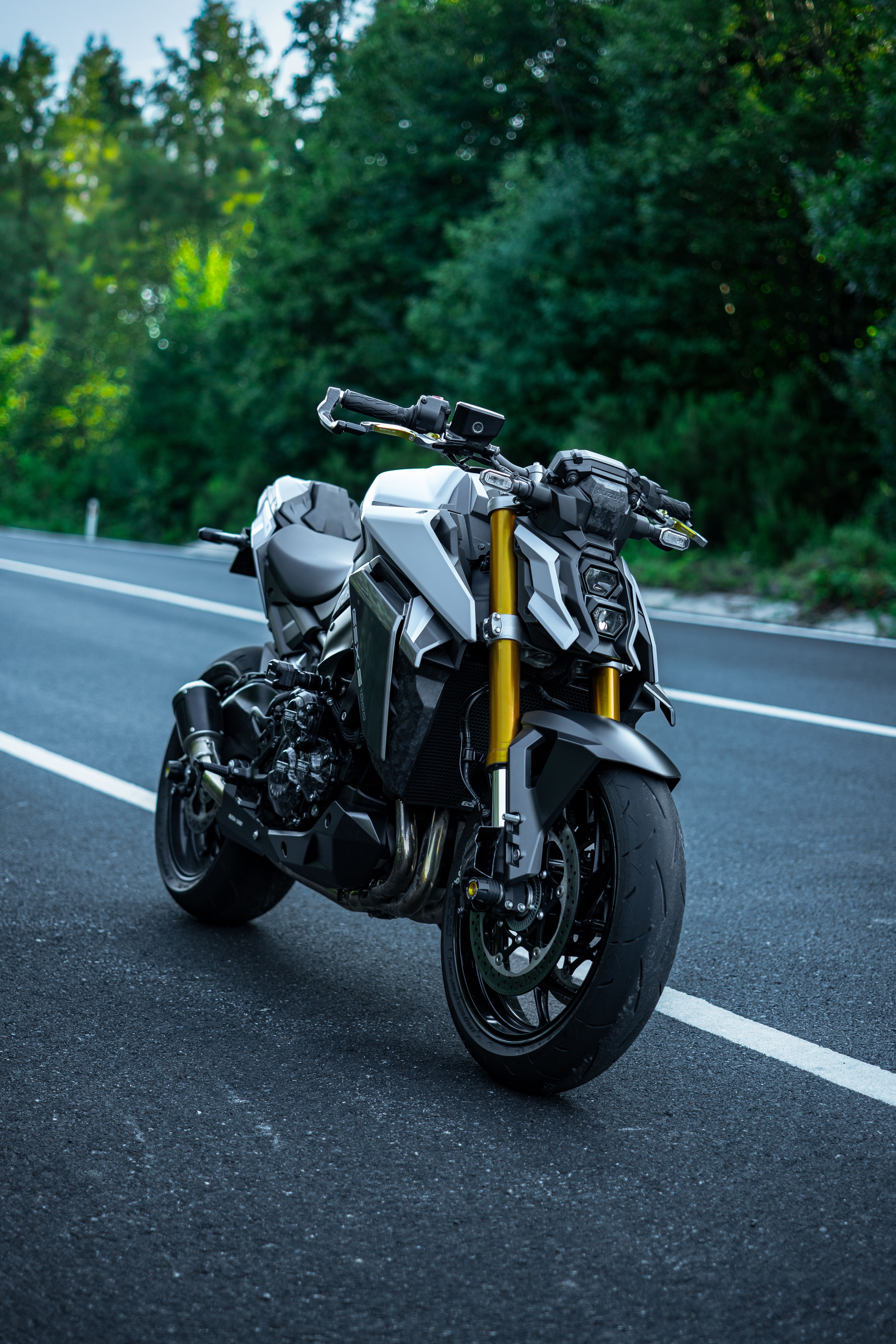 Modern Naked Motorcycle on Road · Free Stock Photo