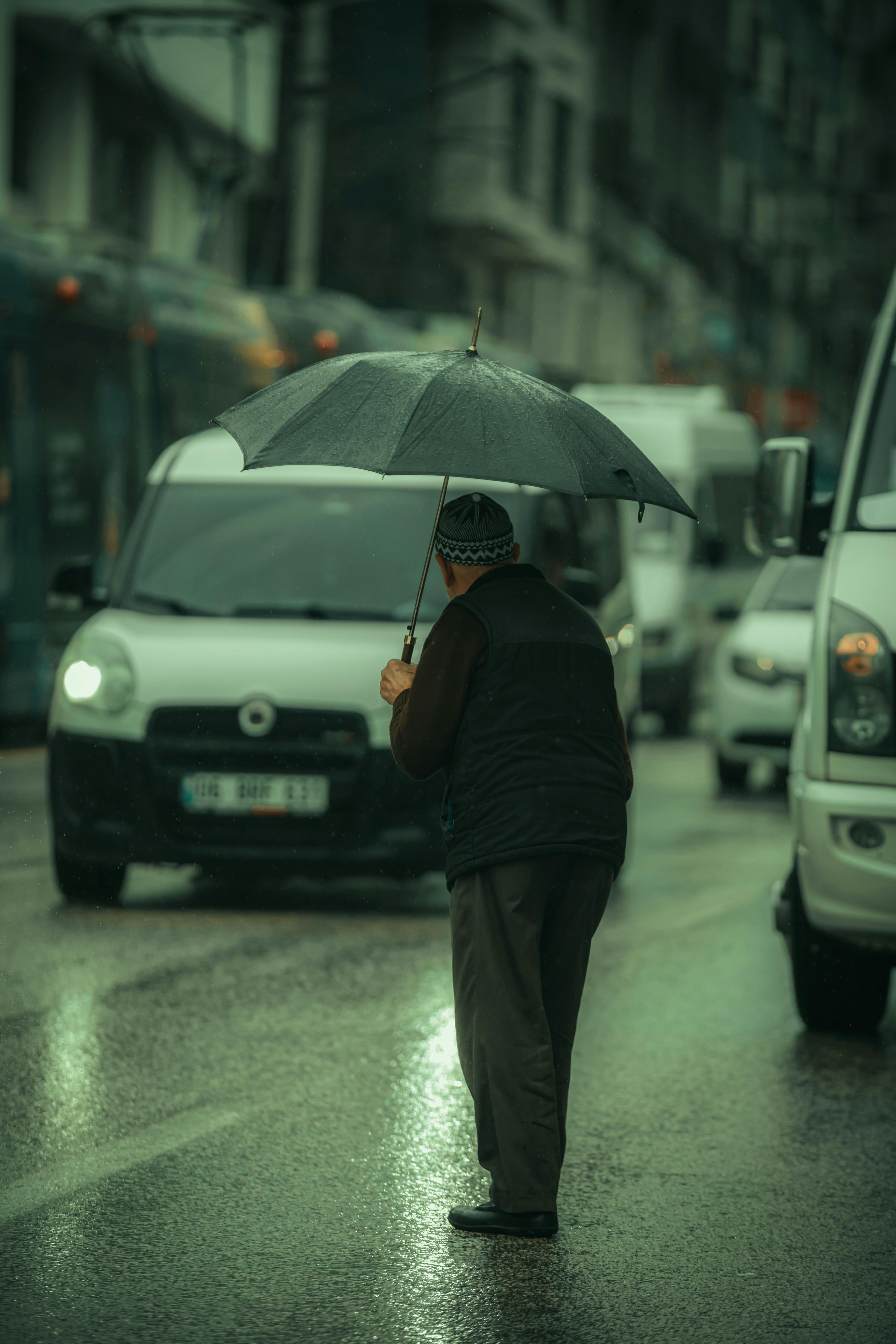 Street on Bridge in Rain · Free Stock Photo