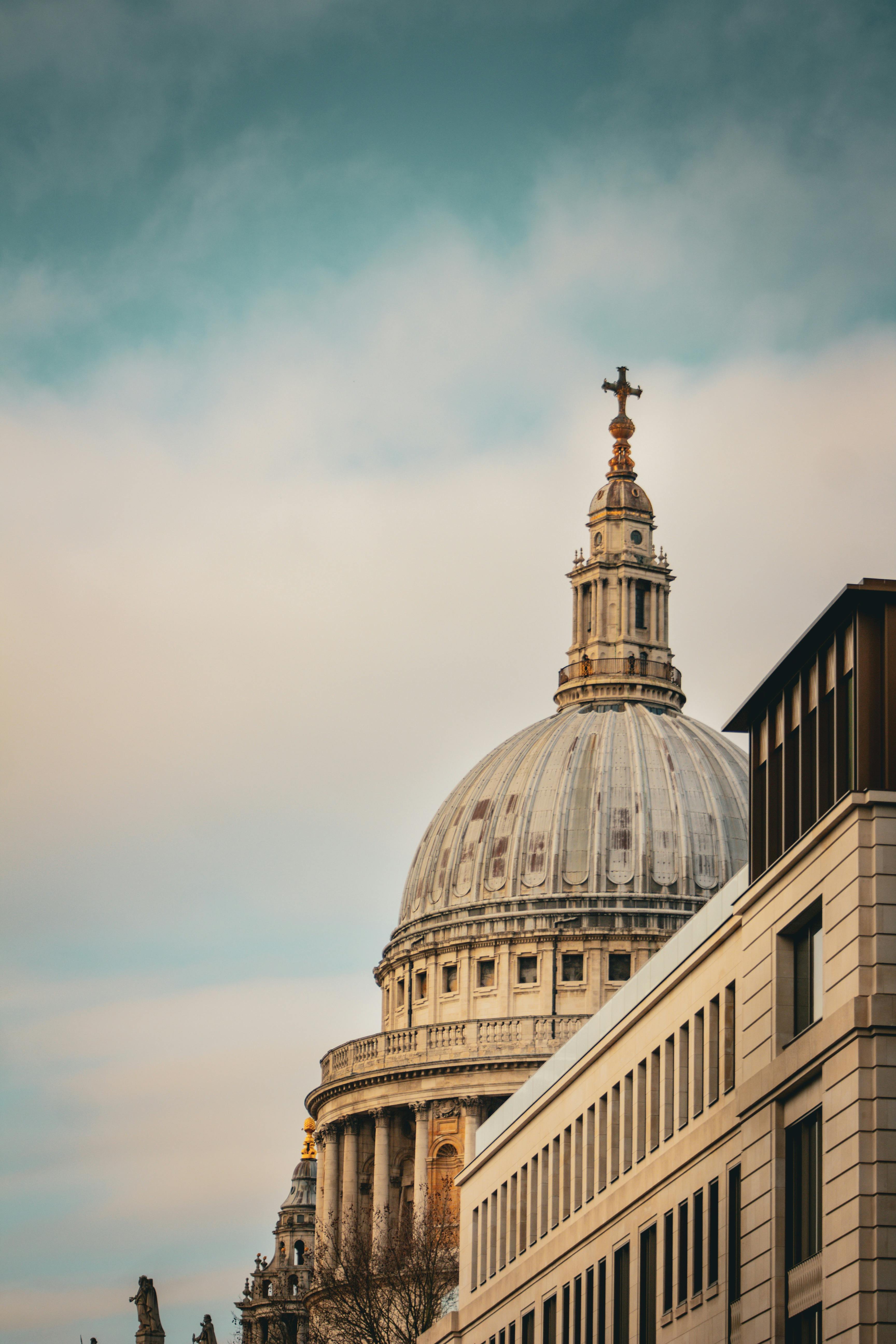 Tower of St Pauls Cathedral · Free Stock Photo