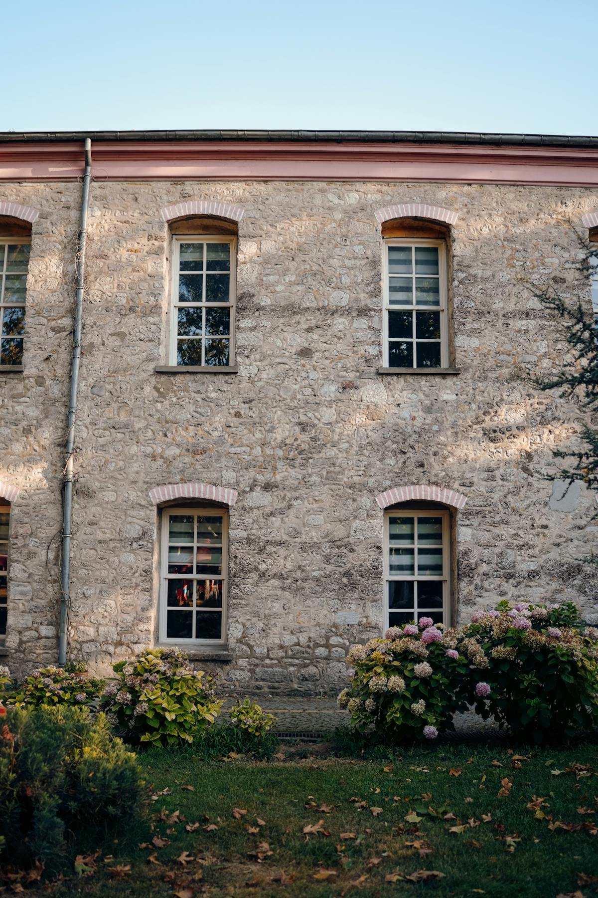 Stone House Photos, Download The BEST Free Stone House Stock Photos ...