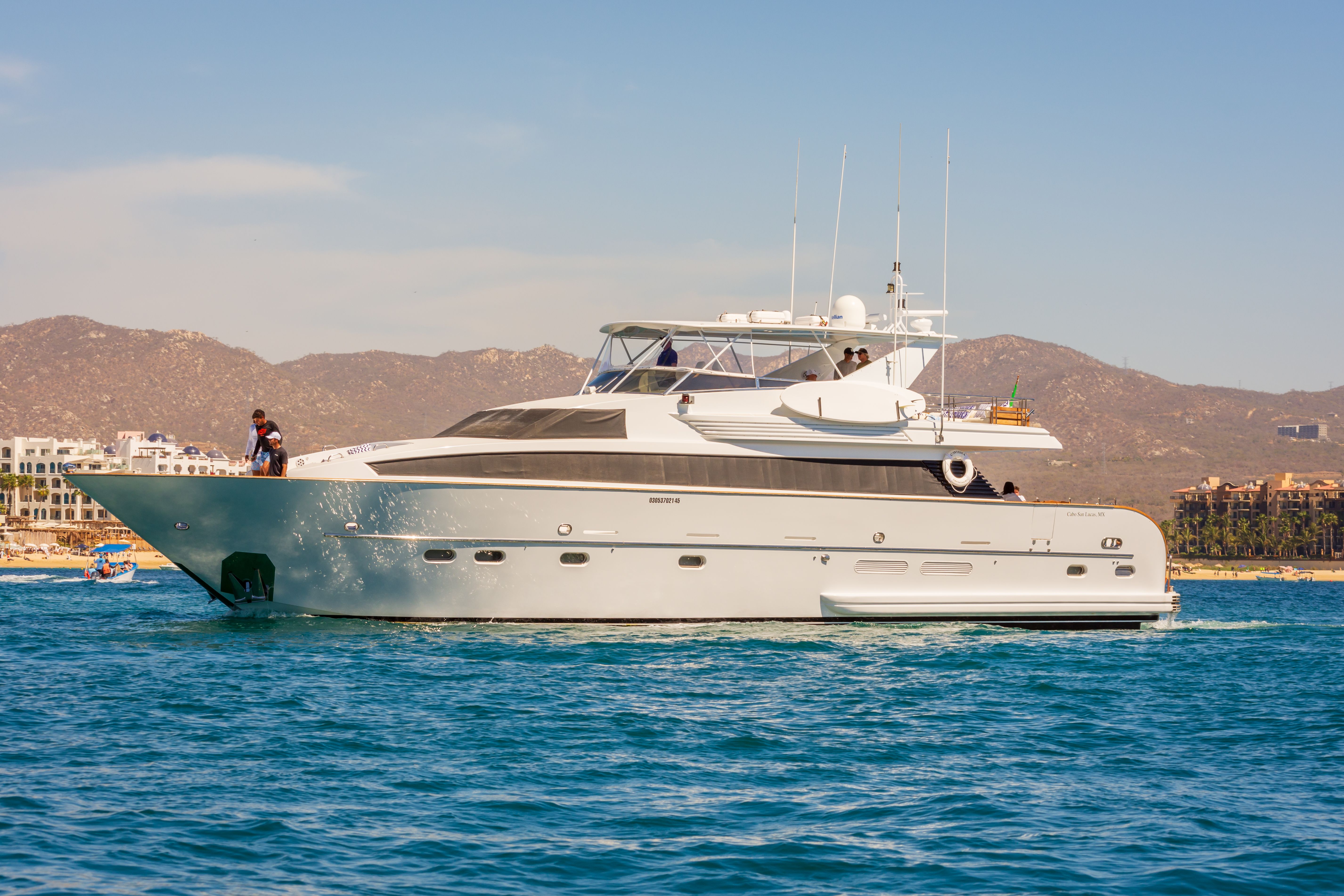 Luxury Yacht on the Sea · Free Stock Photo