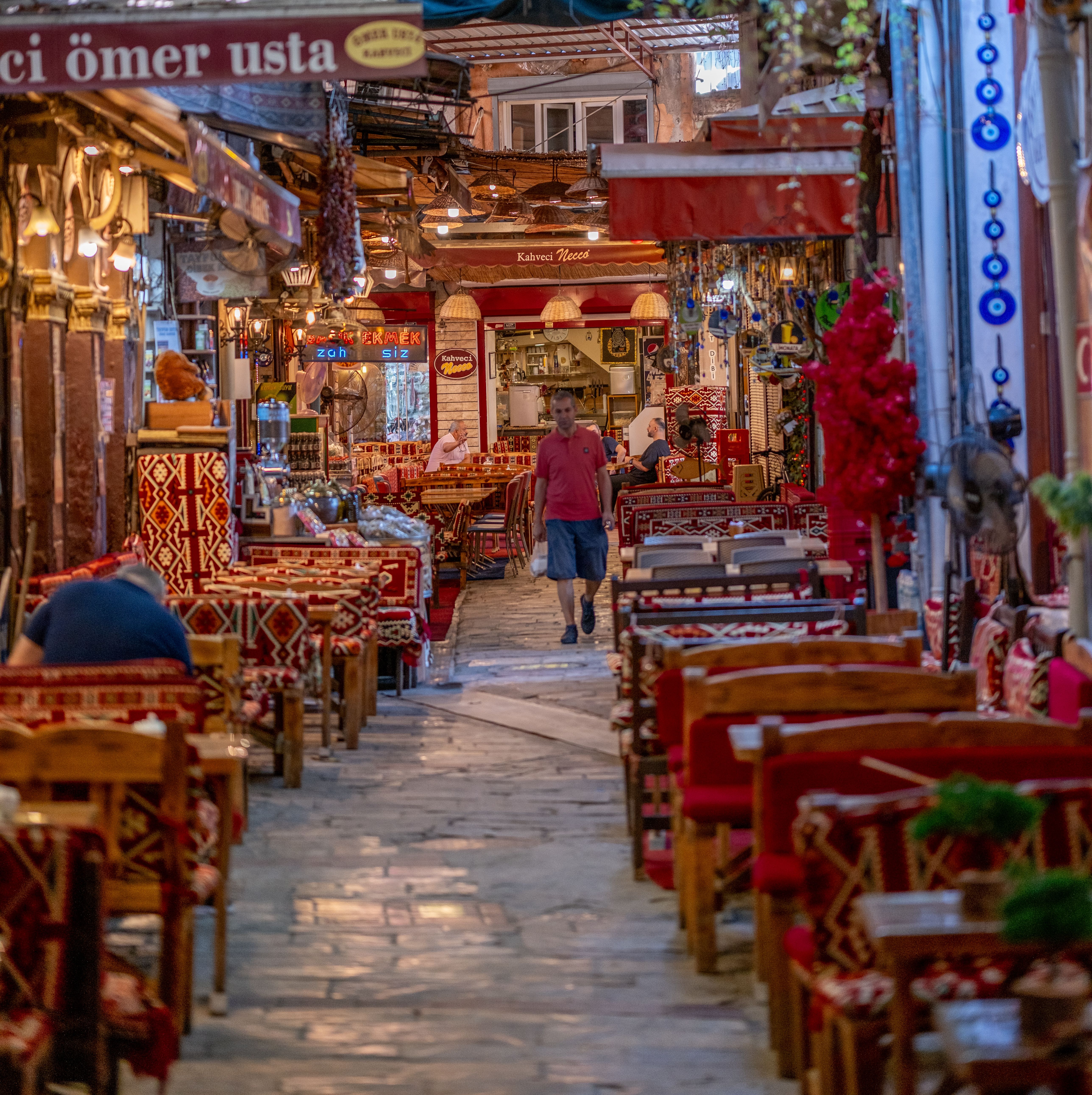 Walking Into Restaurant Photos, Download The BEST Free Walking Into ...