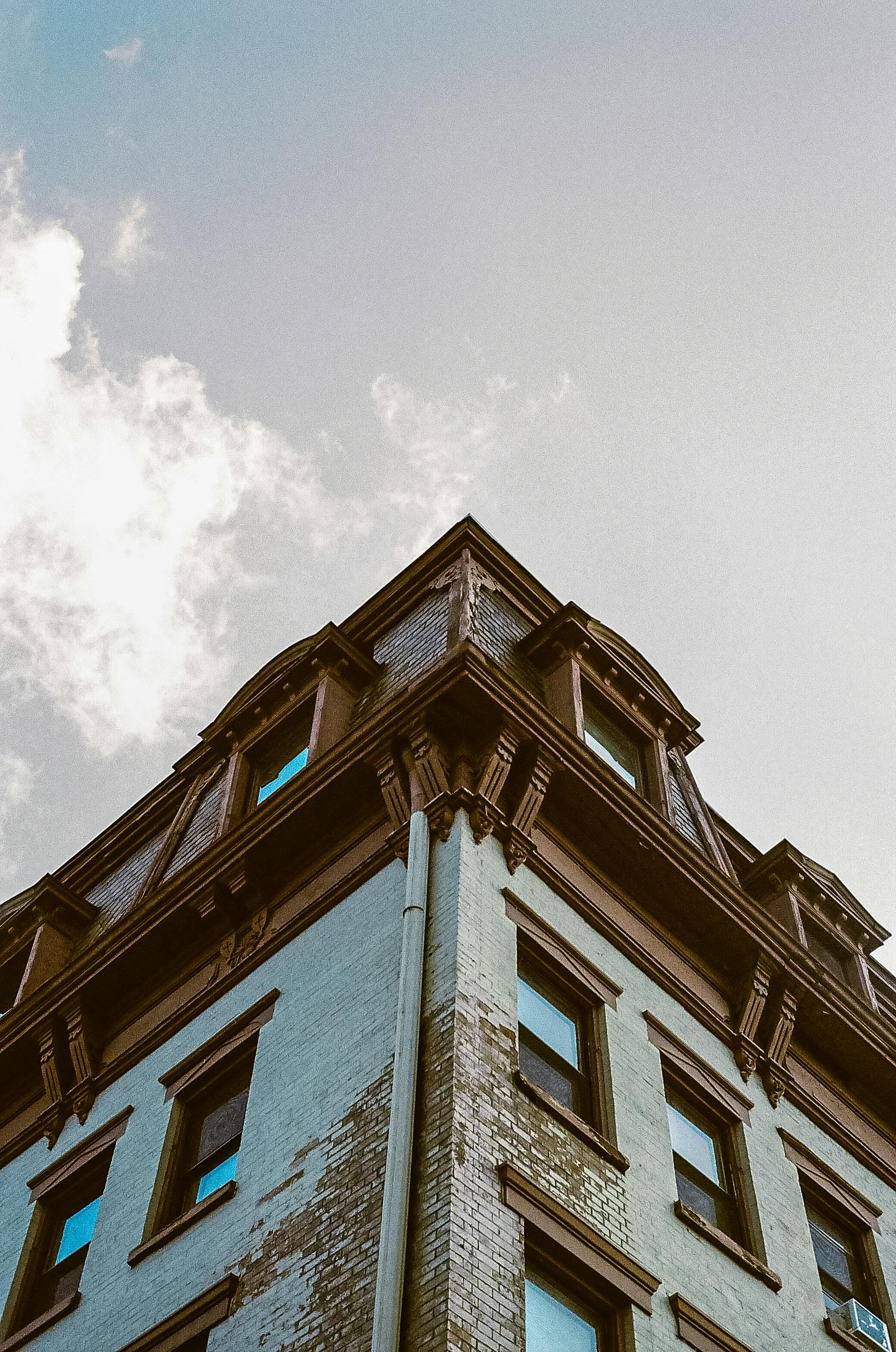 Ornamented Building Corner · Free Stock Photo