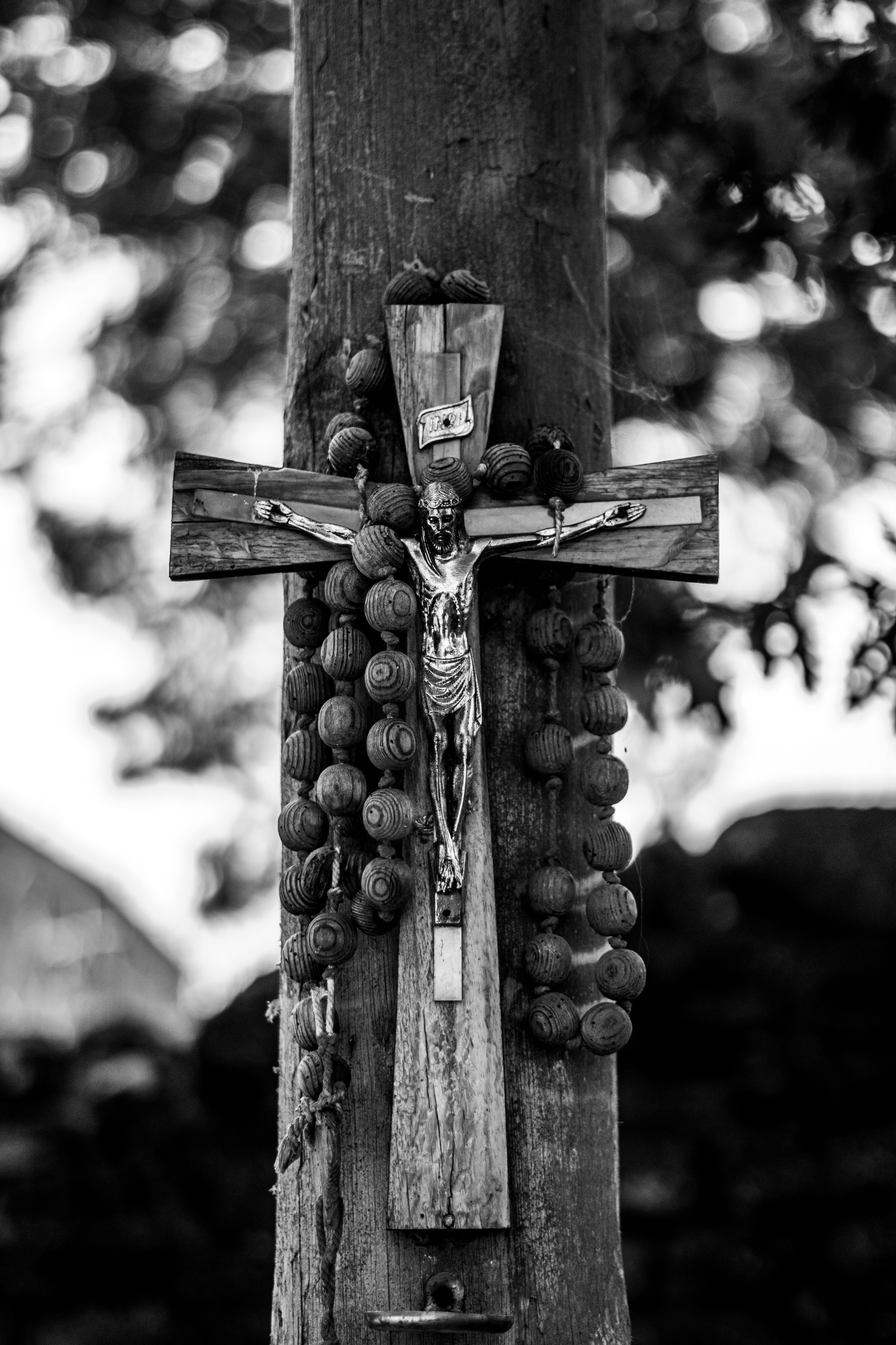 Black and Gray Cross Ring · Free Stock Photo