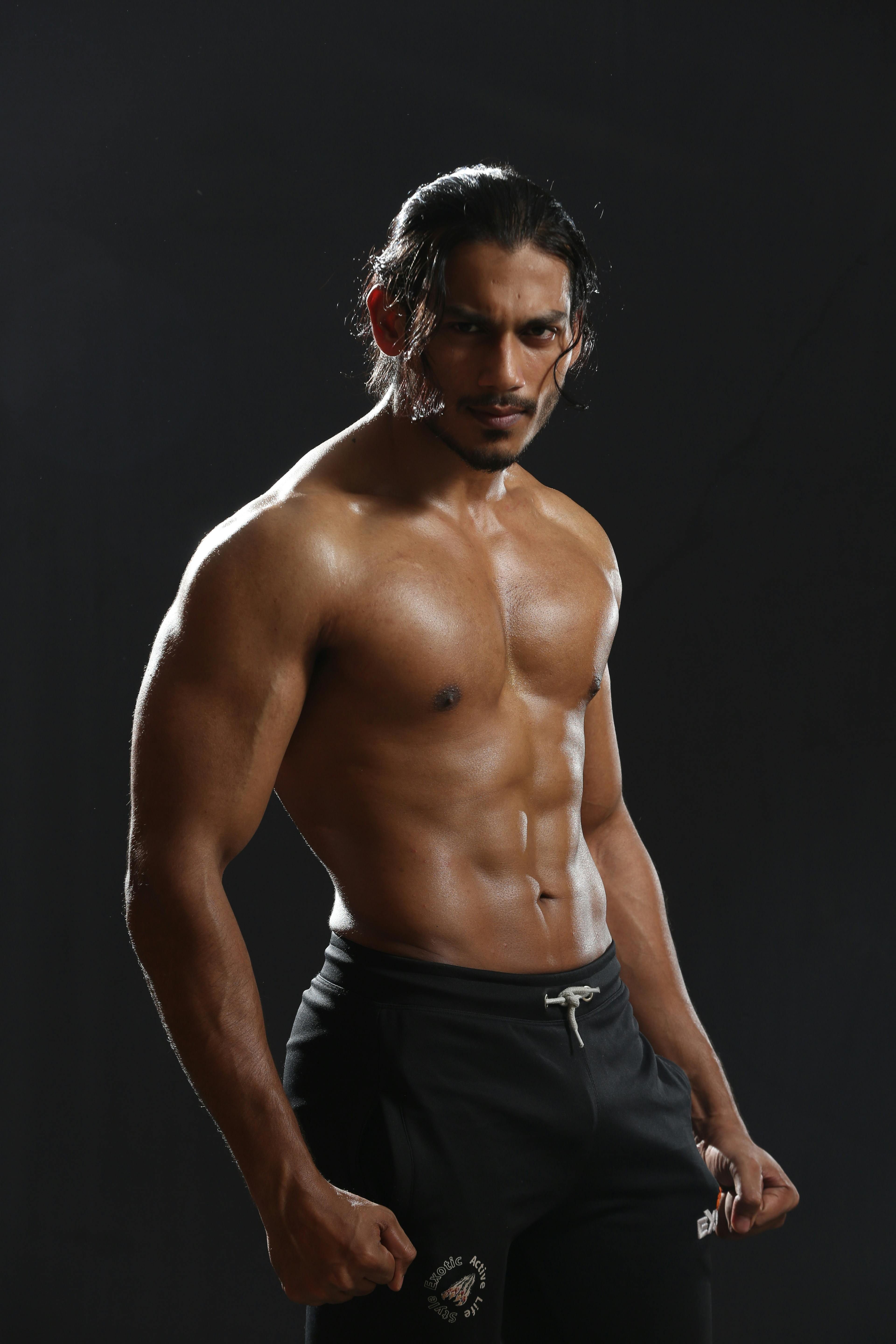 Strong Muscular Brunette · Free Stock Photo