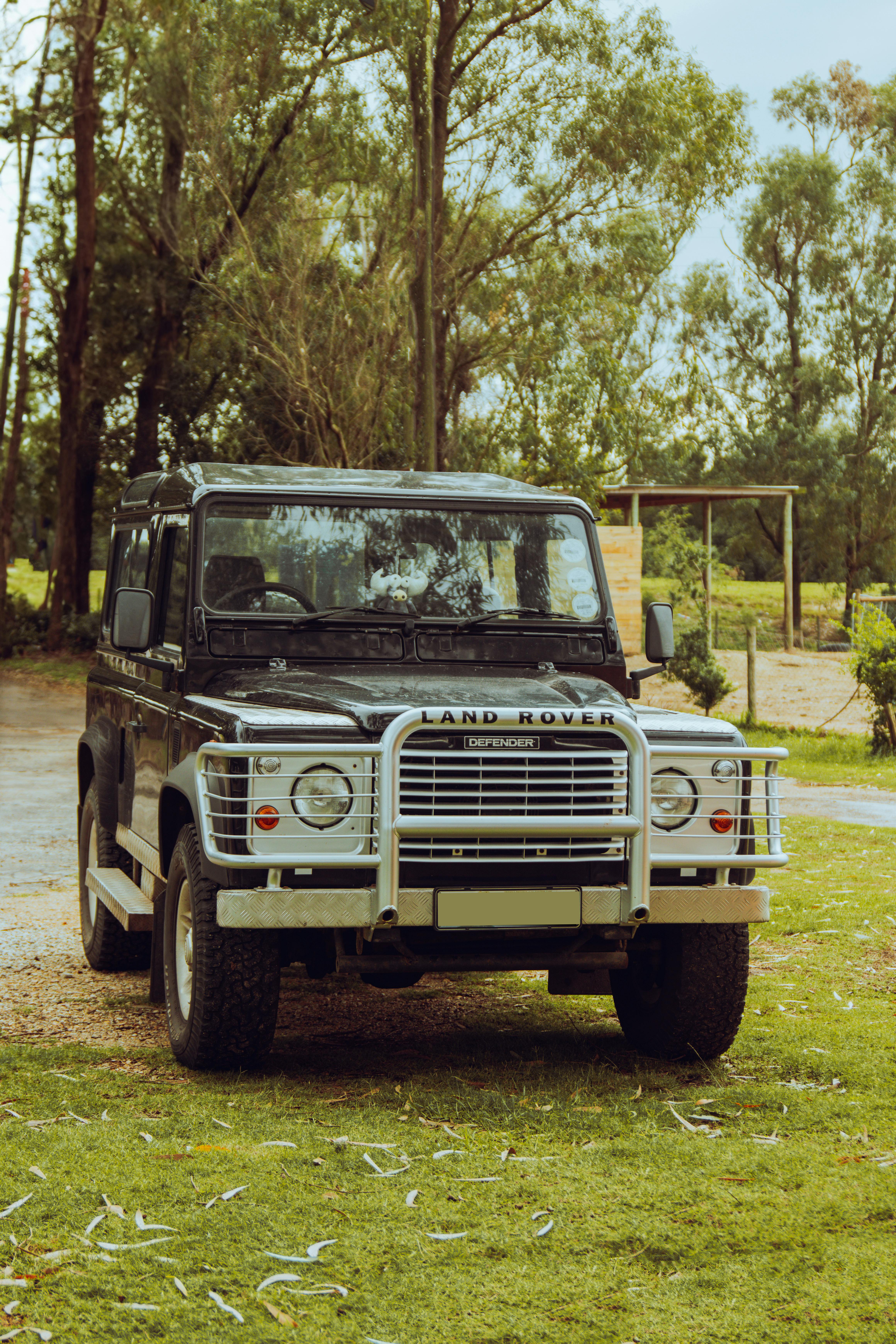 Land Rover Defender · Free Stock Photo