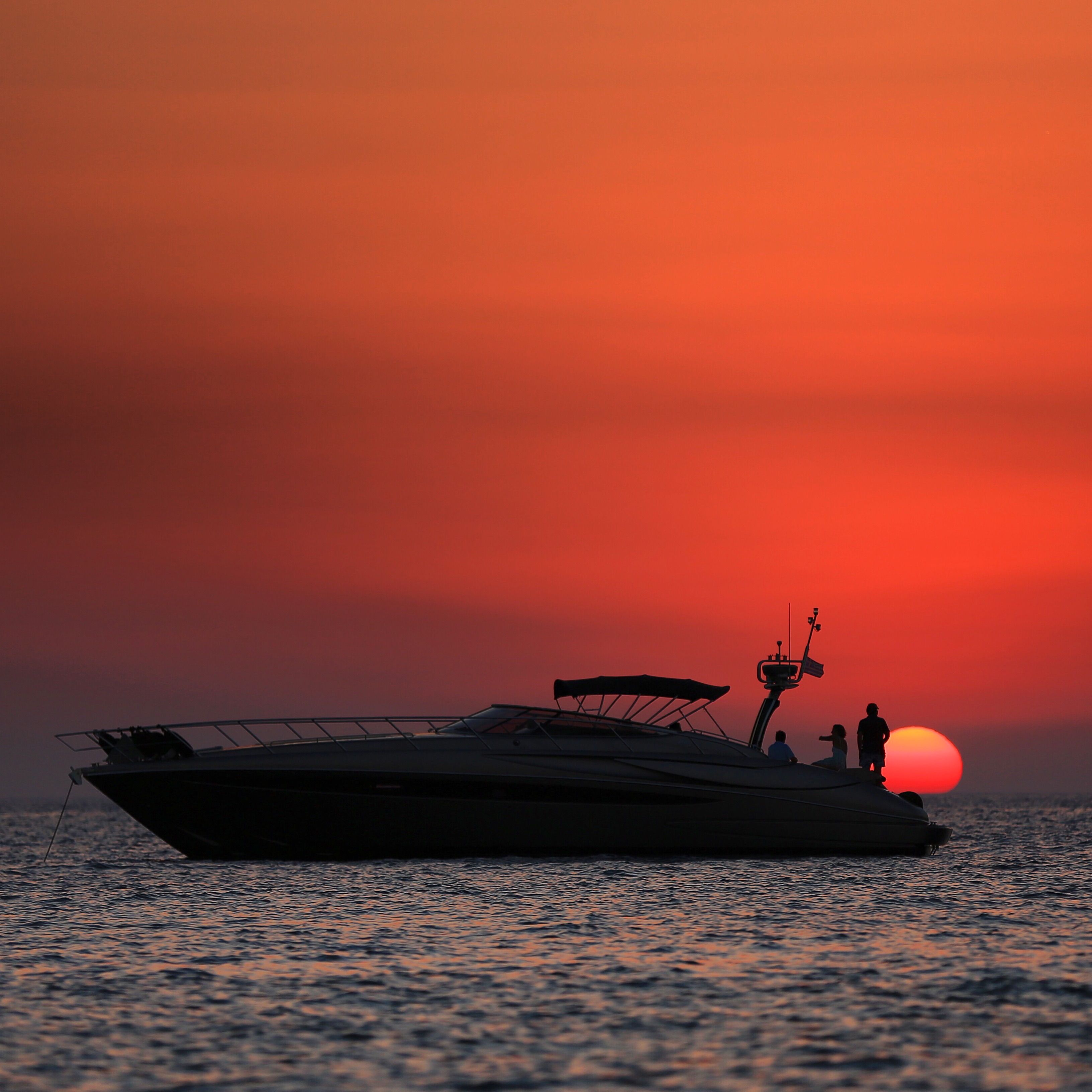 Yacht in Sea at Scenic Sunset · Free Stock Photo