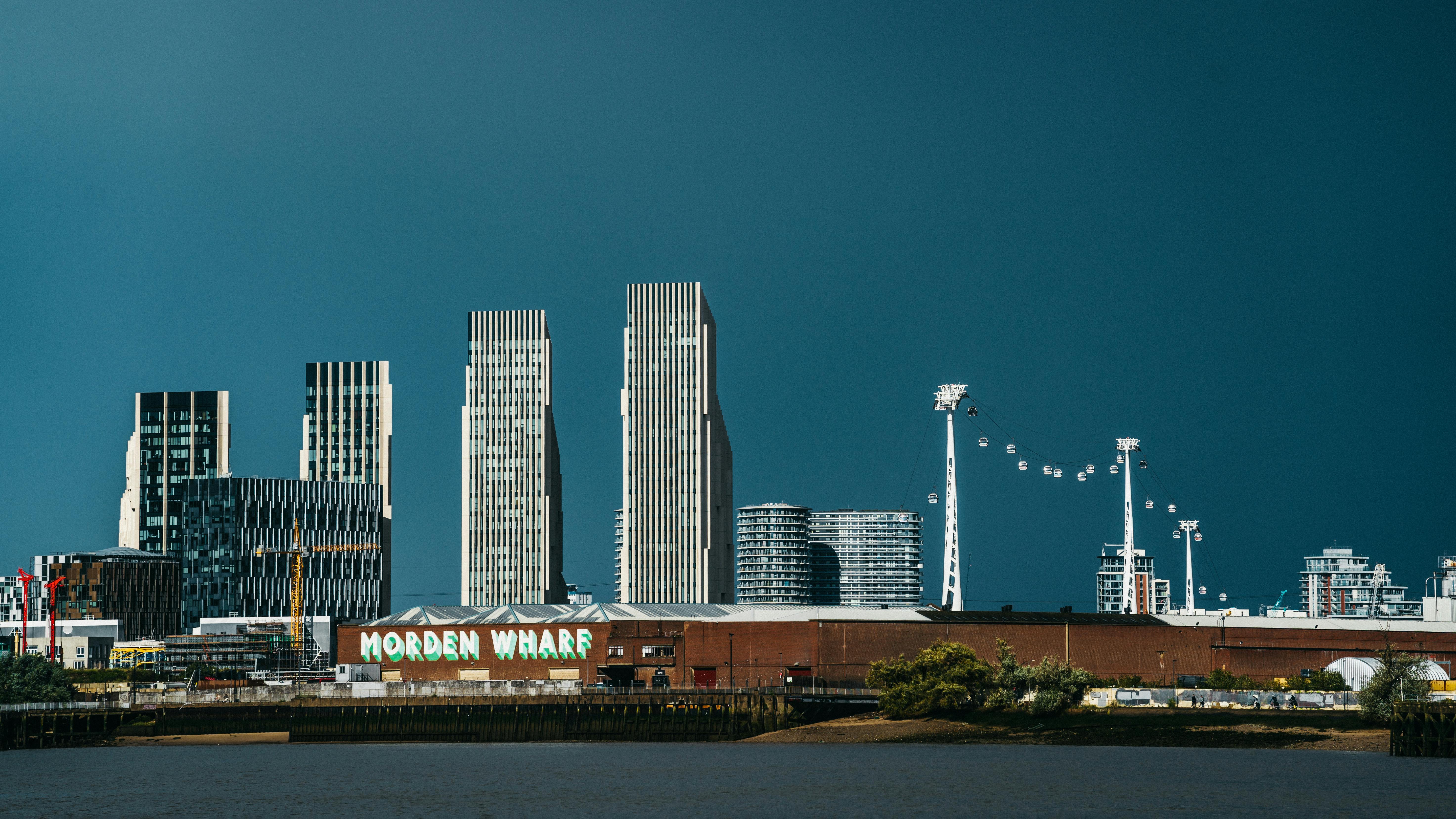 Foto profissional gratuita de arquitetura contemporânea, arranha céus ...