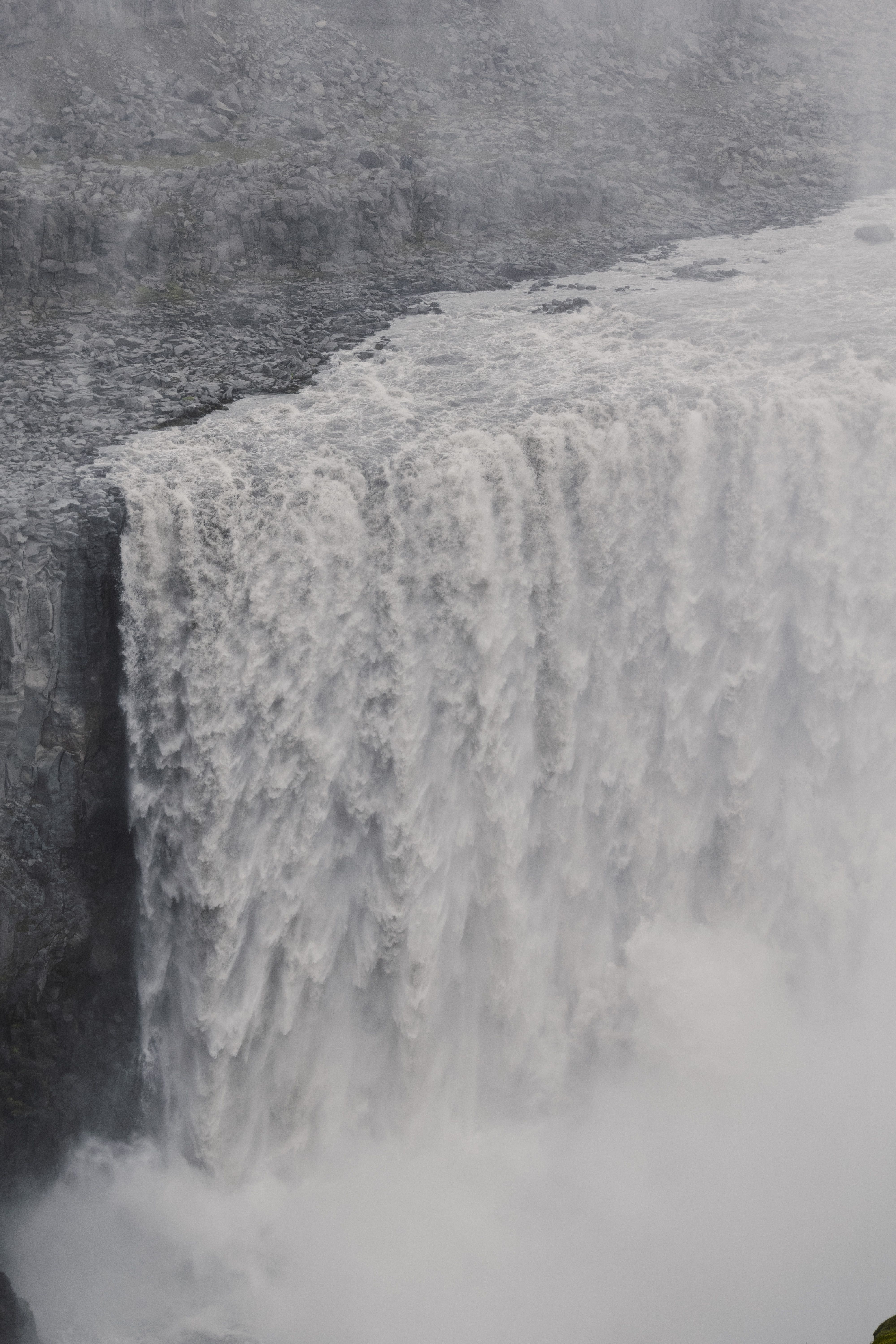 Cold Waterfall in Iceland · Free Stock Photo