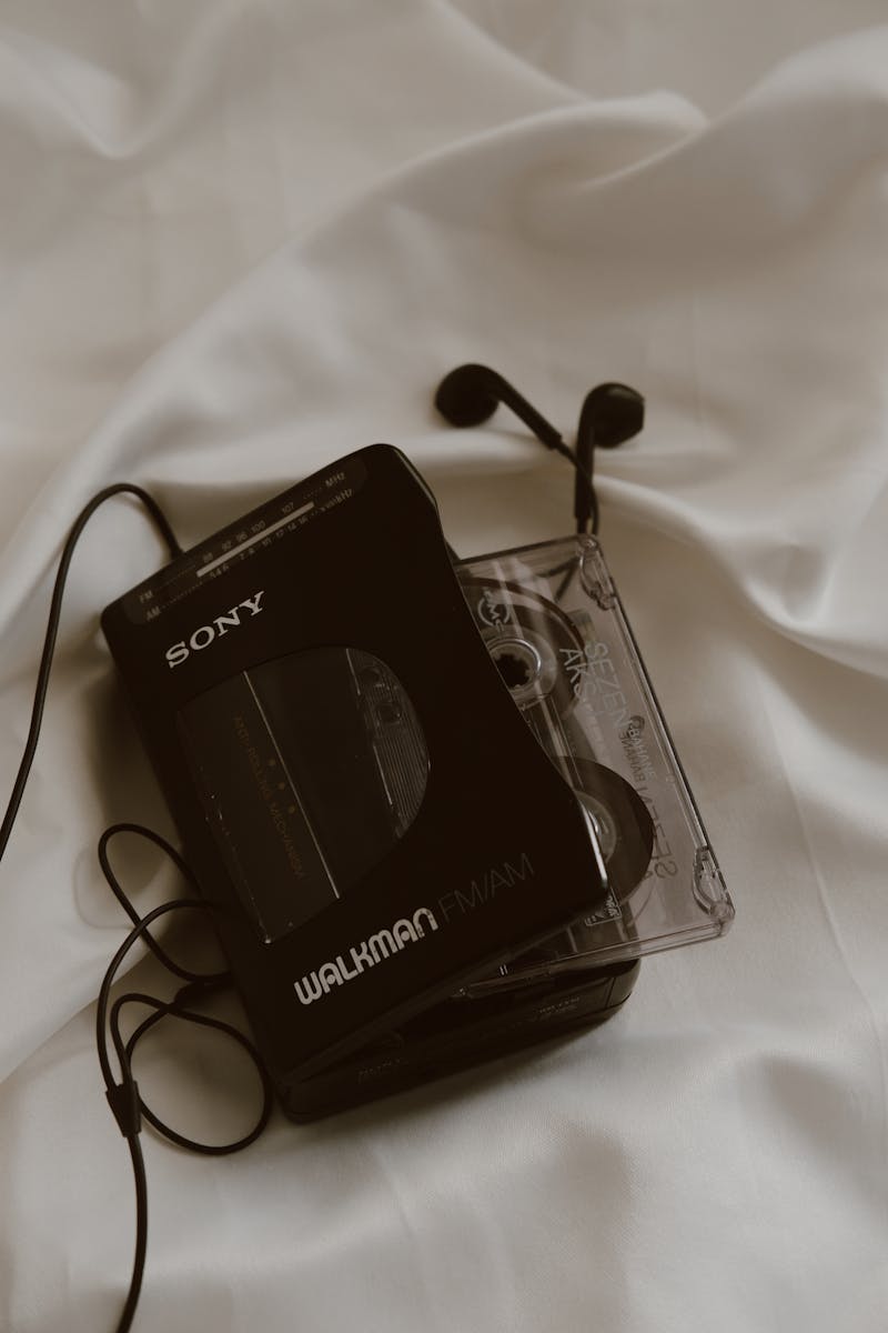 Retro Walkman Photos, Download The BEST Free Retro Walkman Stock Photos ...