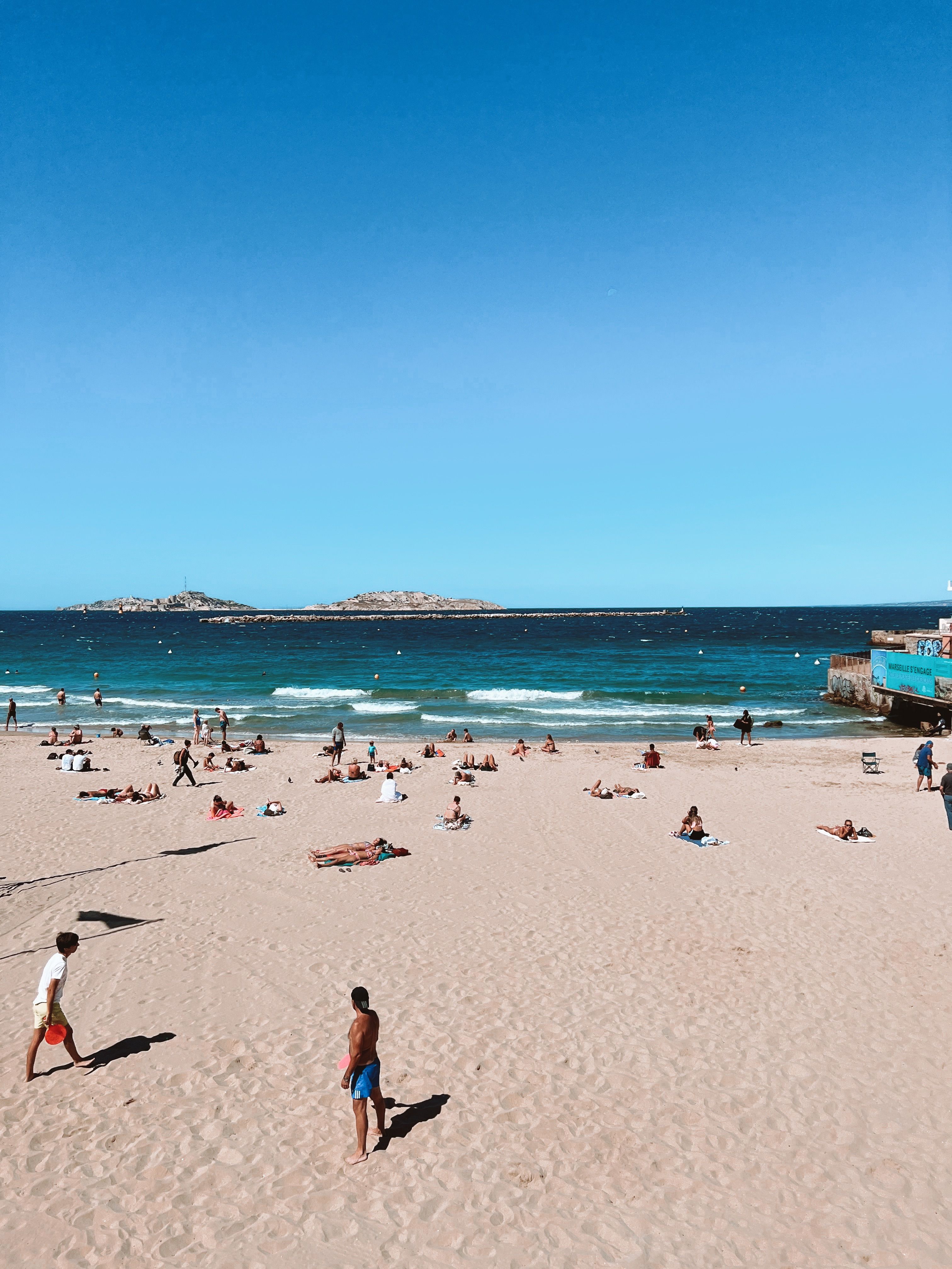 Tourists at Beach · Free Stock Photo