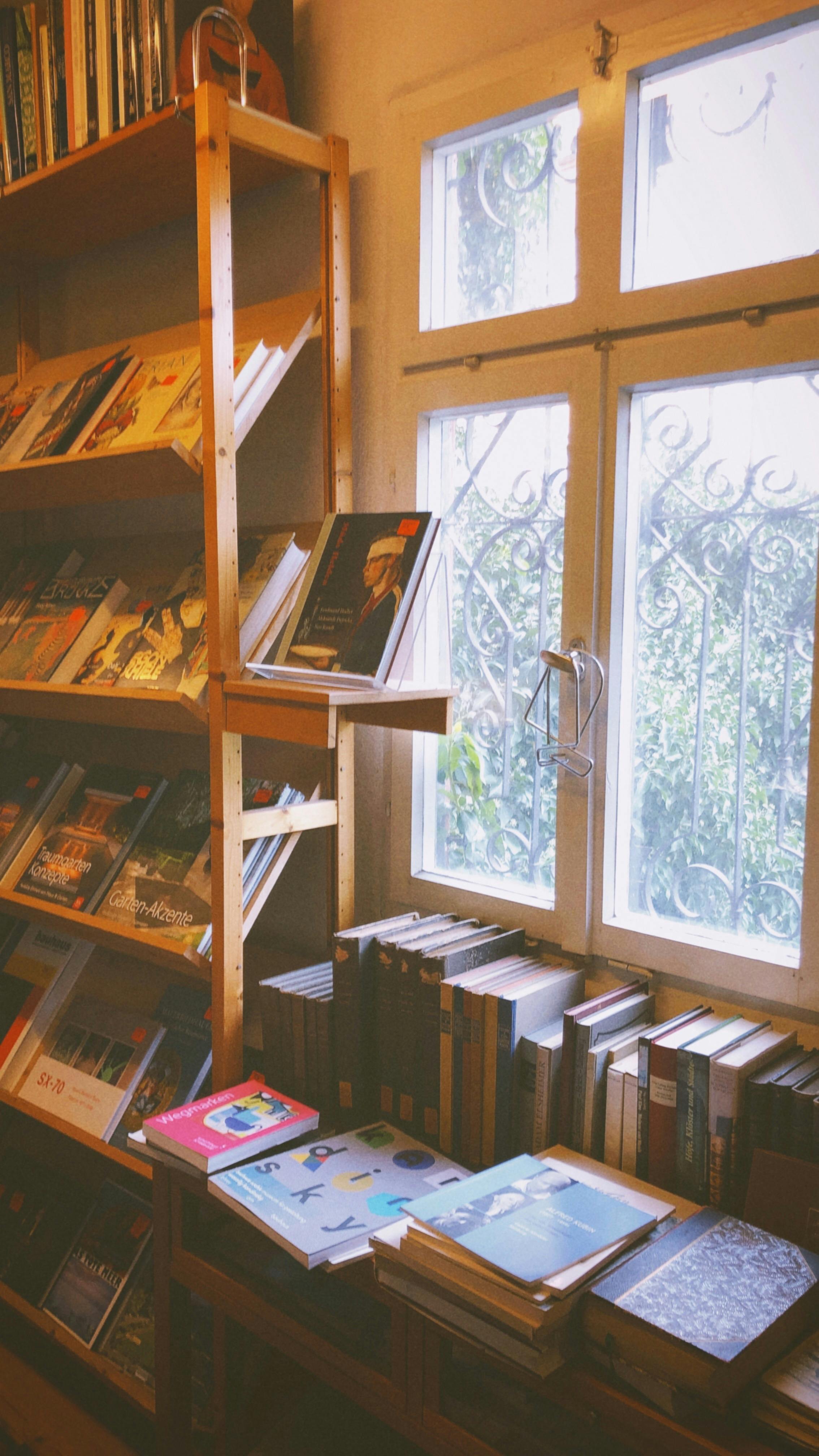 Caravan Library Photos, Download The BEST Free Caravan Library Stock ...