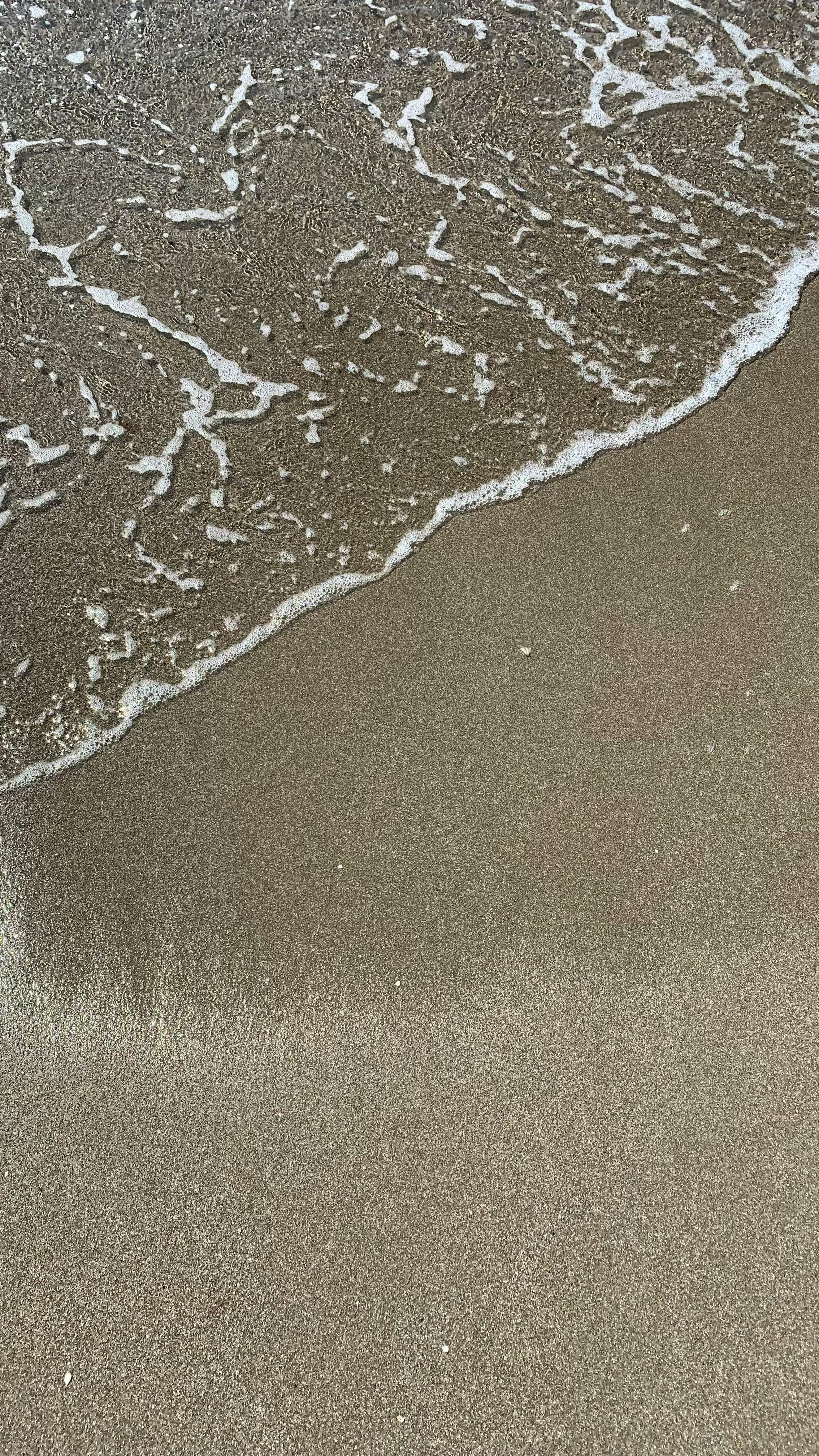 Tide Coming In on a Beach · Free Stock Photo