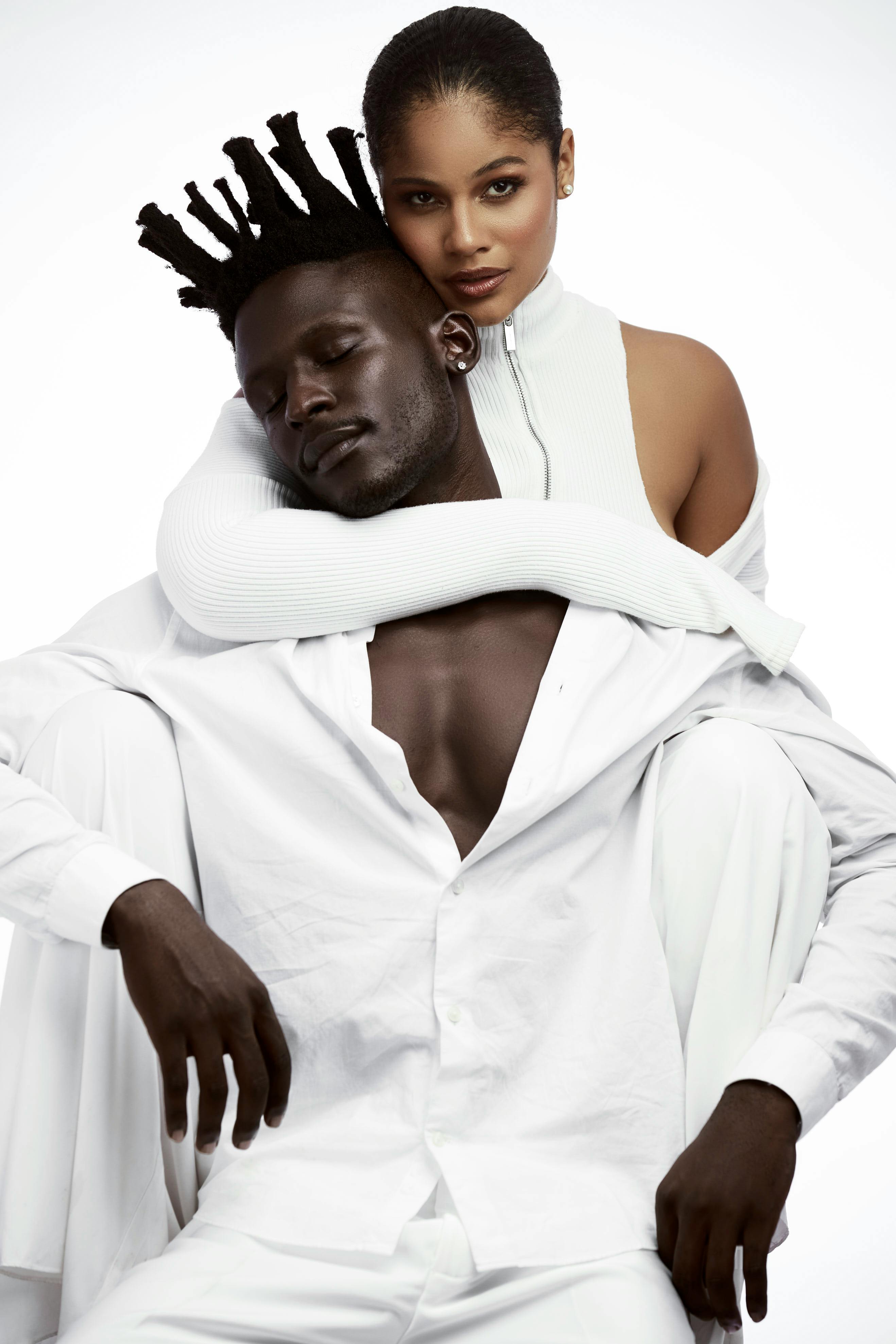 Woman Embracing Man from behind · Free Stock Photo