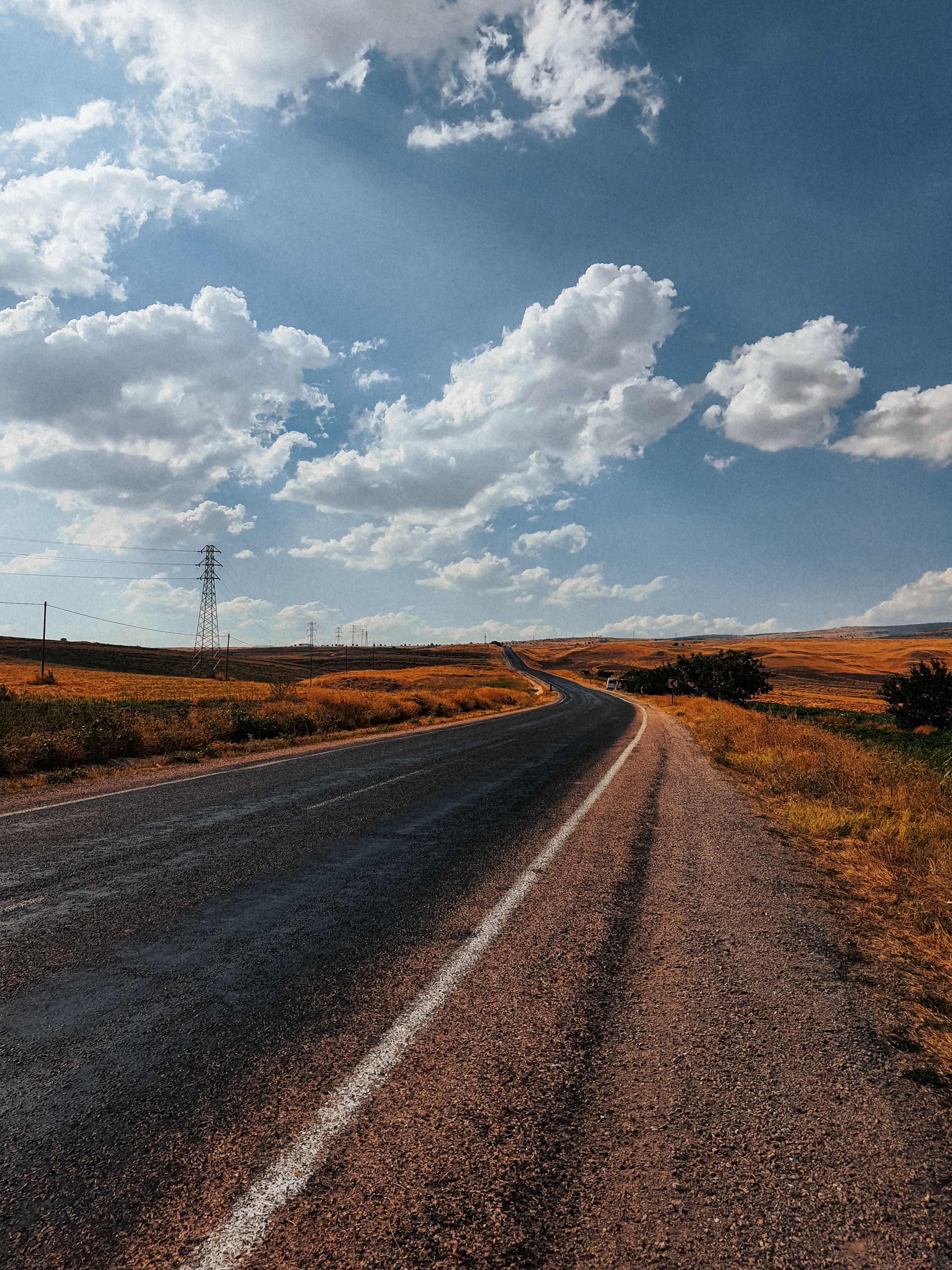 Road on Plains · Free Stock Photo