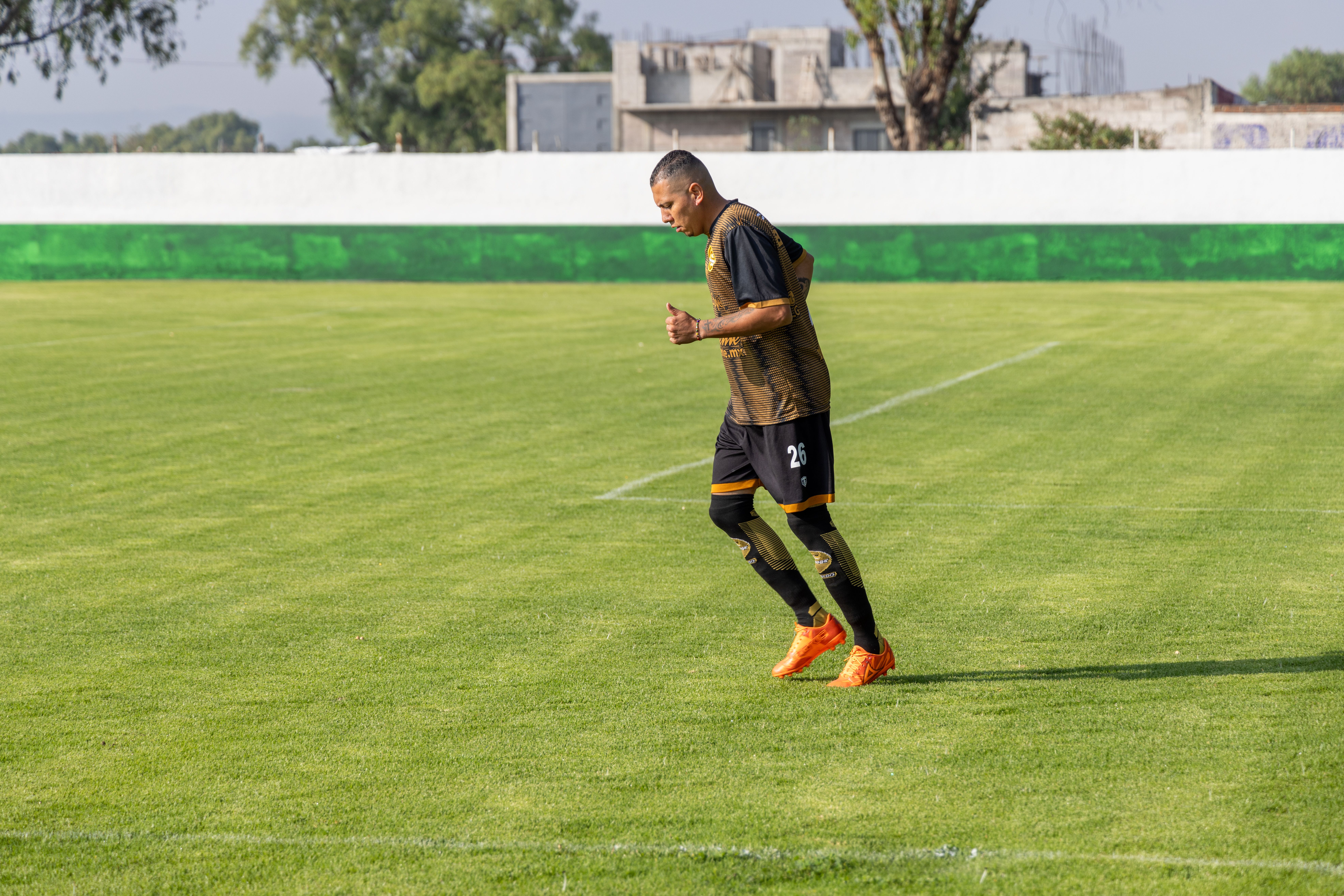 Soccer Player Training on Field · Free Stock Photo