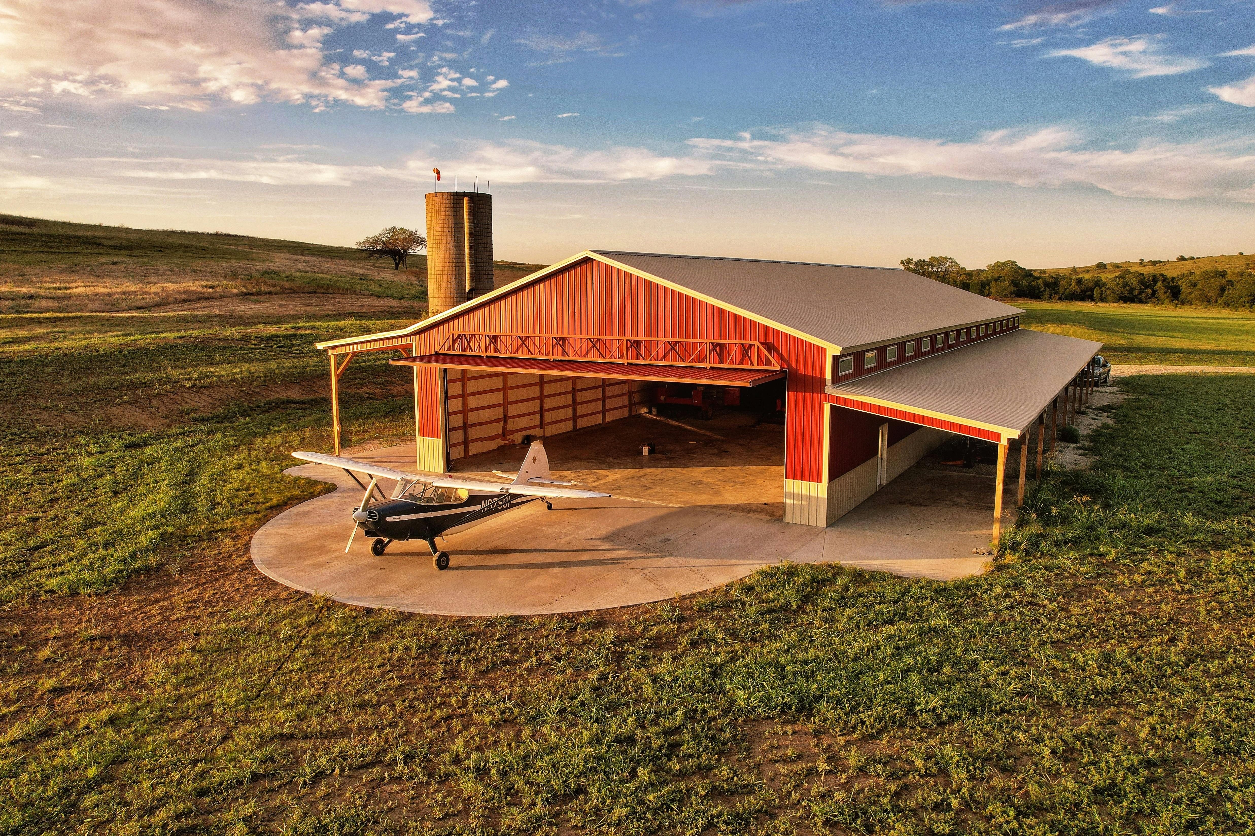 Airplane Barn Photos, Download The BEST Free Airplane Barn Stock Photos ...