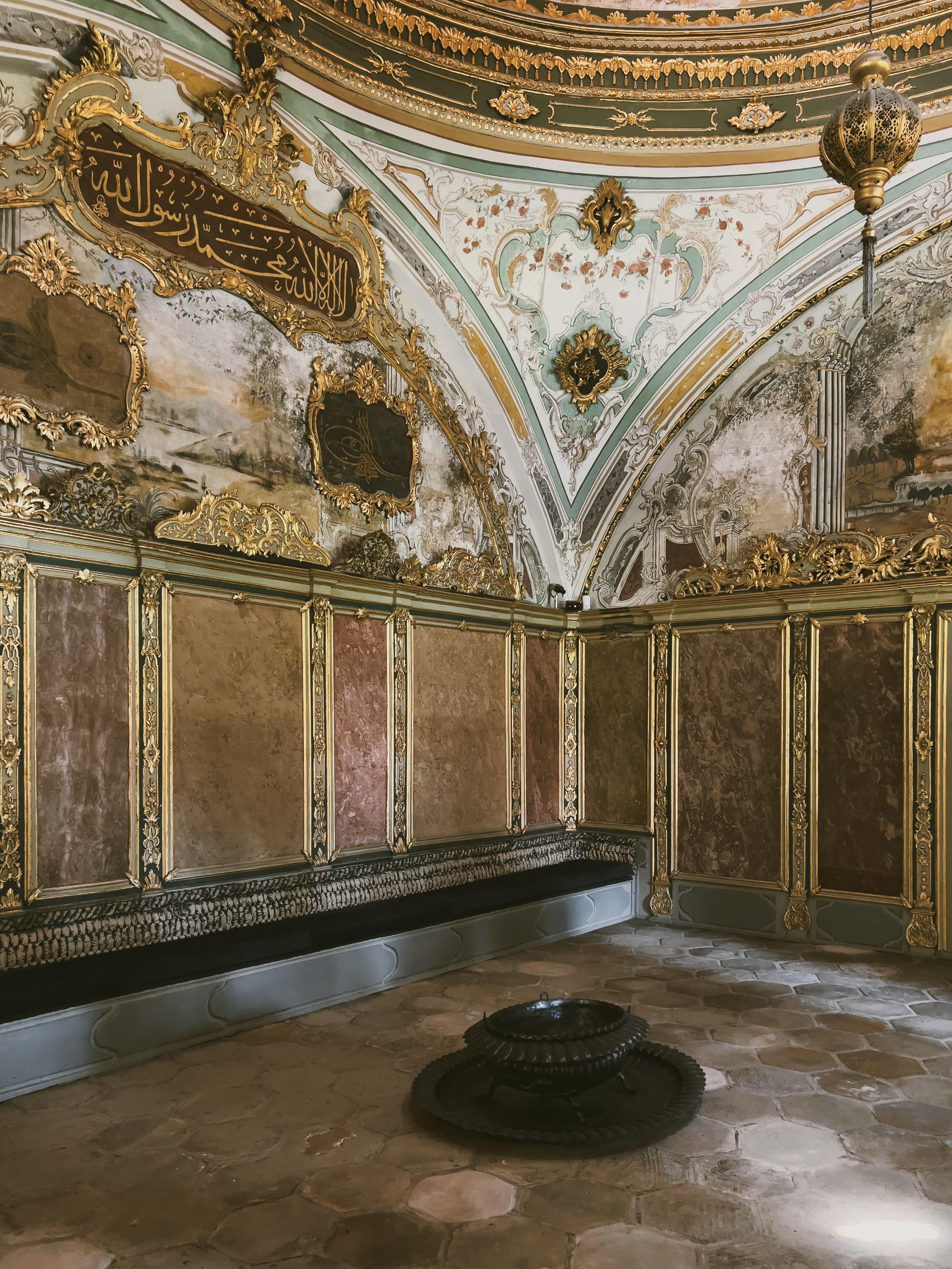 Room of Topkapi Palace in Istanbul · Free Stock Photo