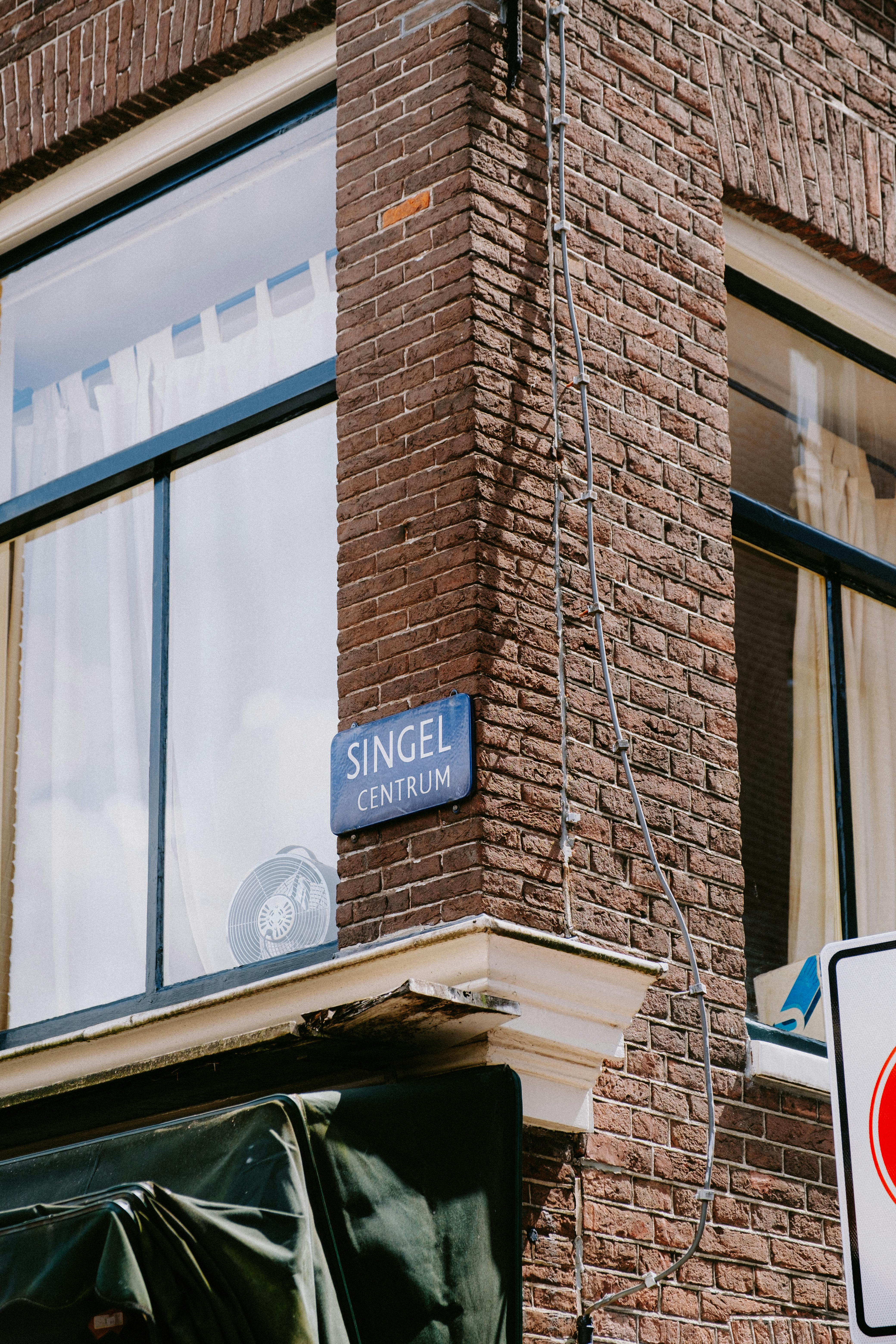 Urban Red Brick Building · Free Stock Photo