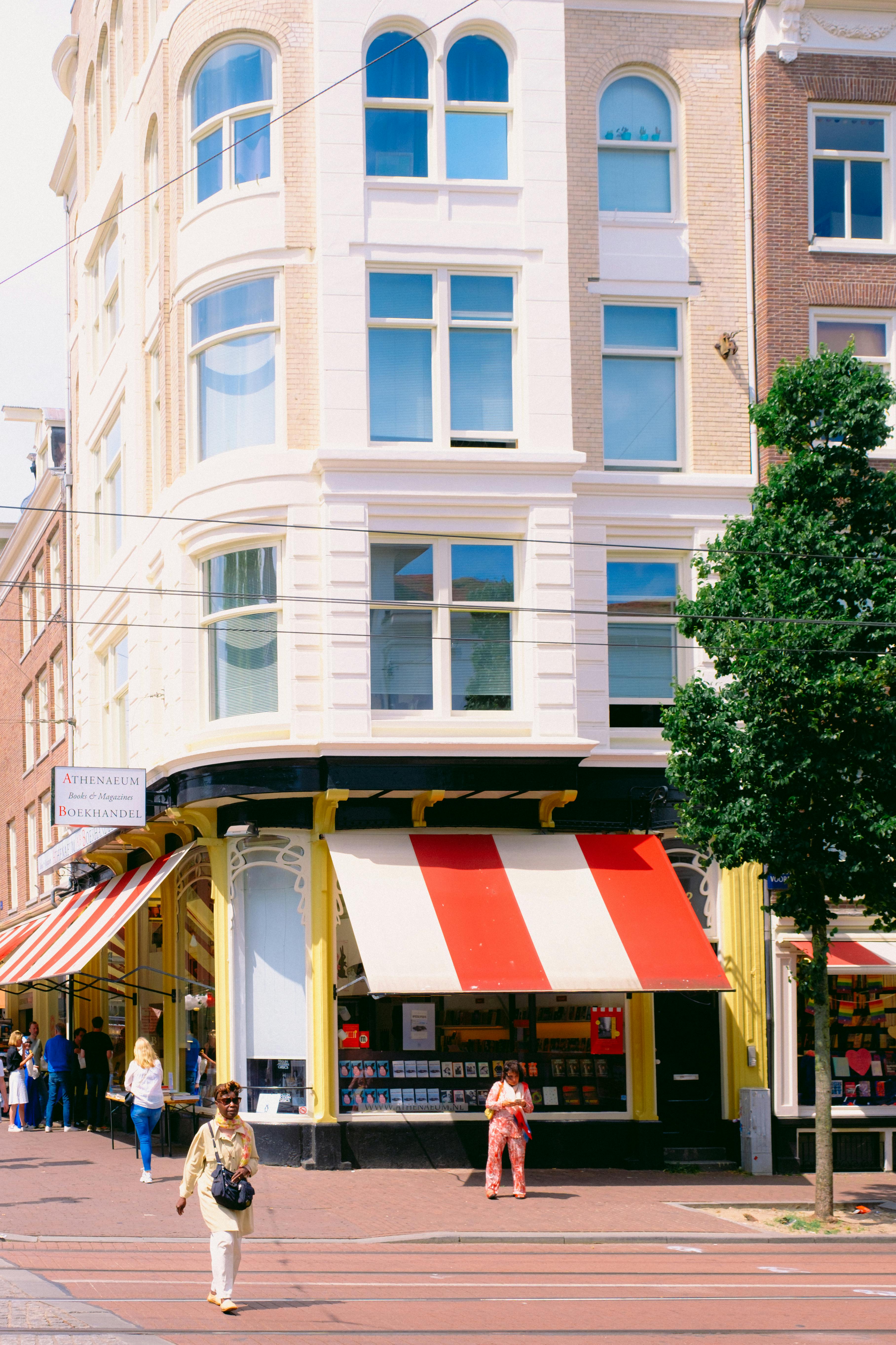 Corner of Street in London · Free Stock Photo