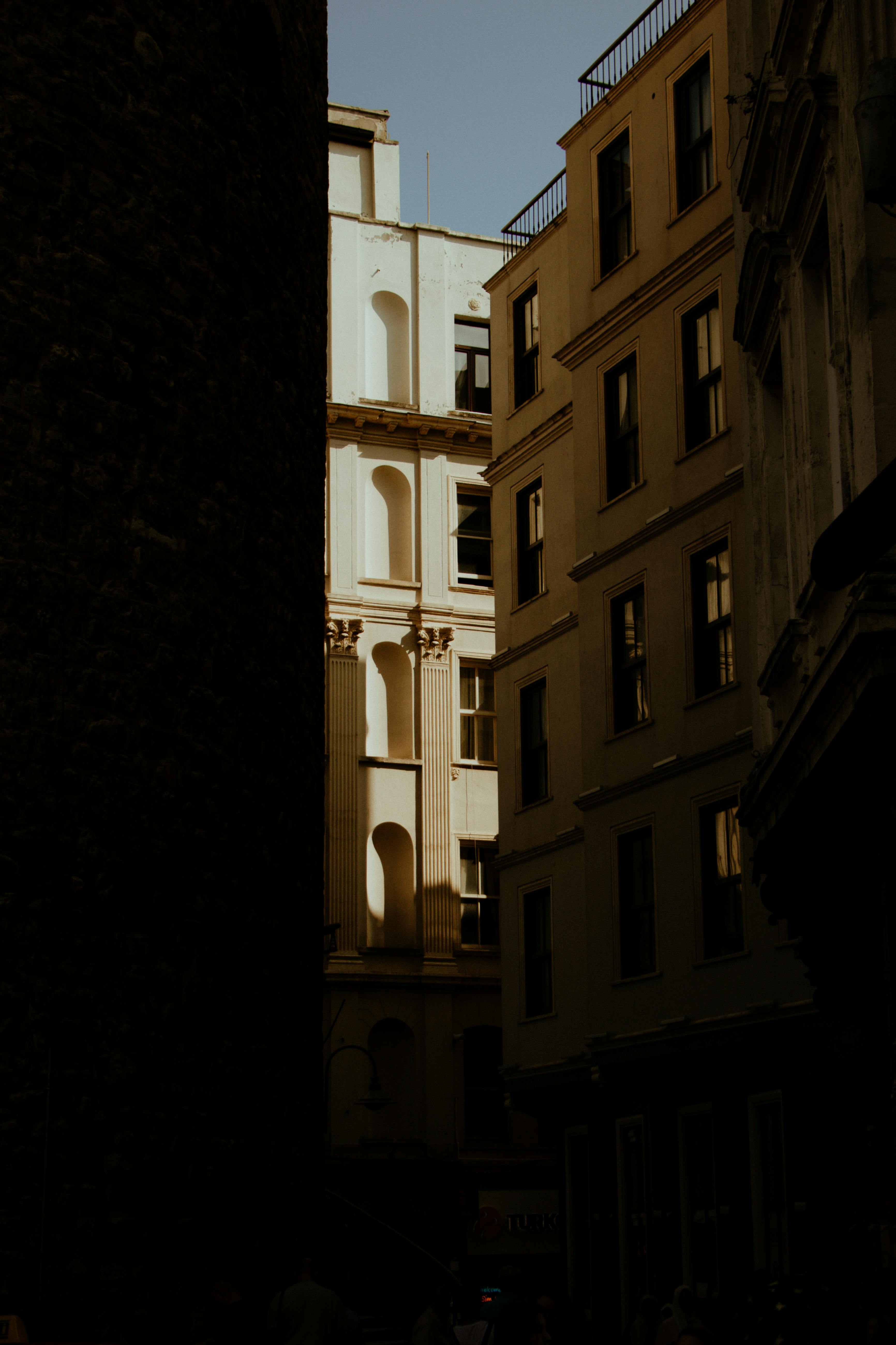 Building Facade in Shadow · Free Stock Photo