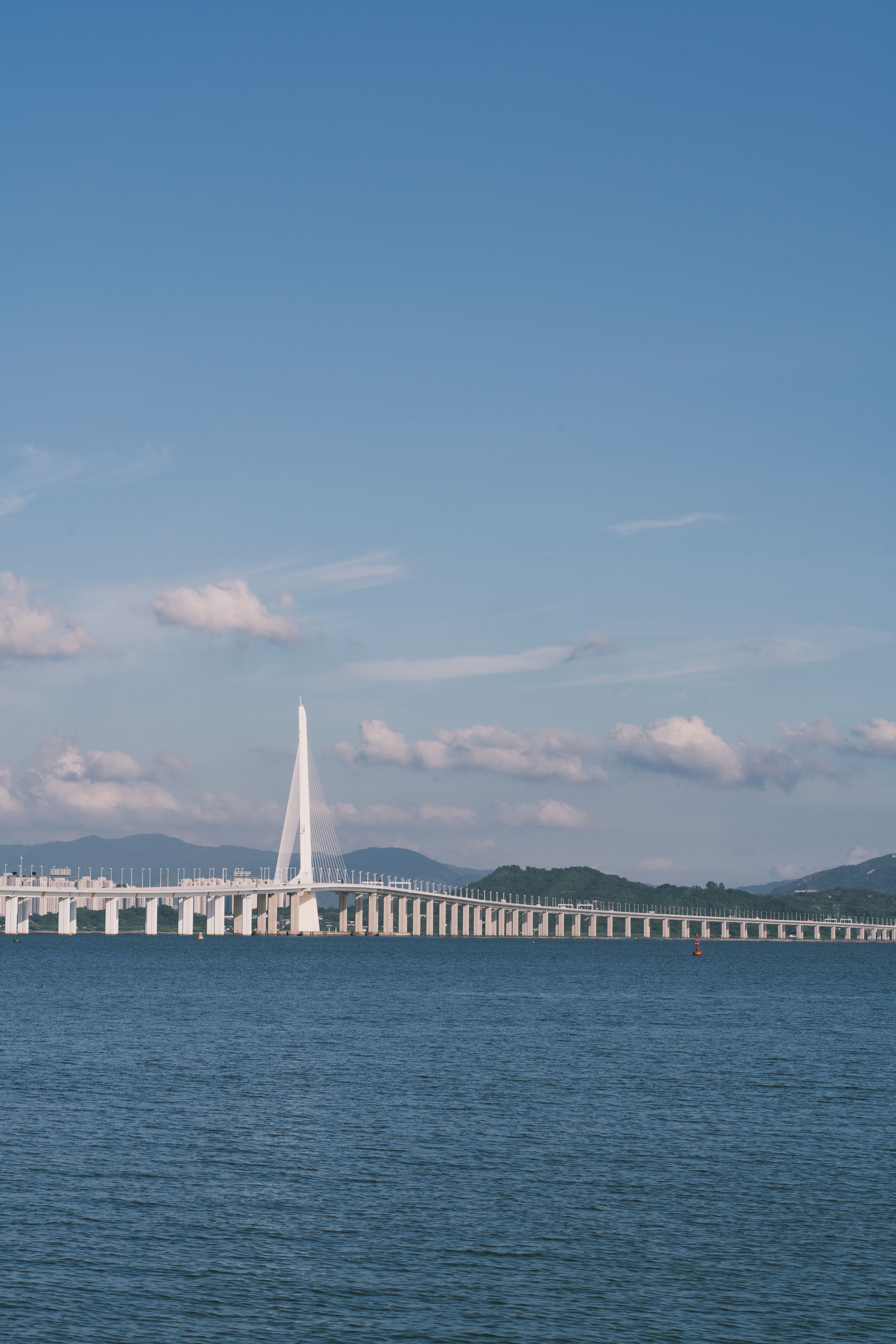 Shenzhen Bay Bridge between China and Hong Kong · Free Stock Photo