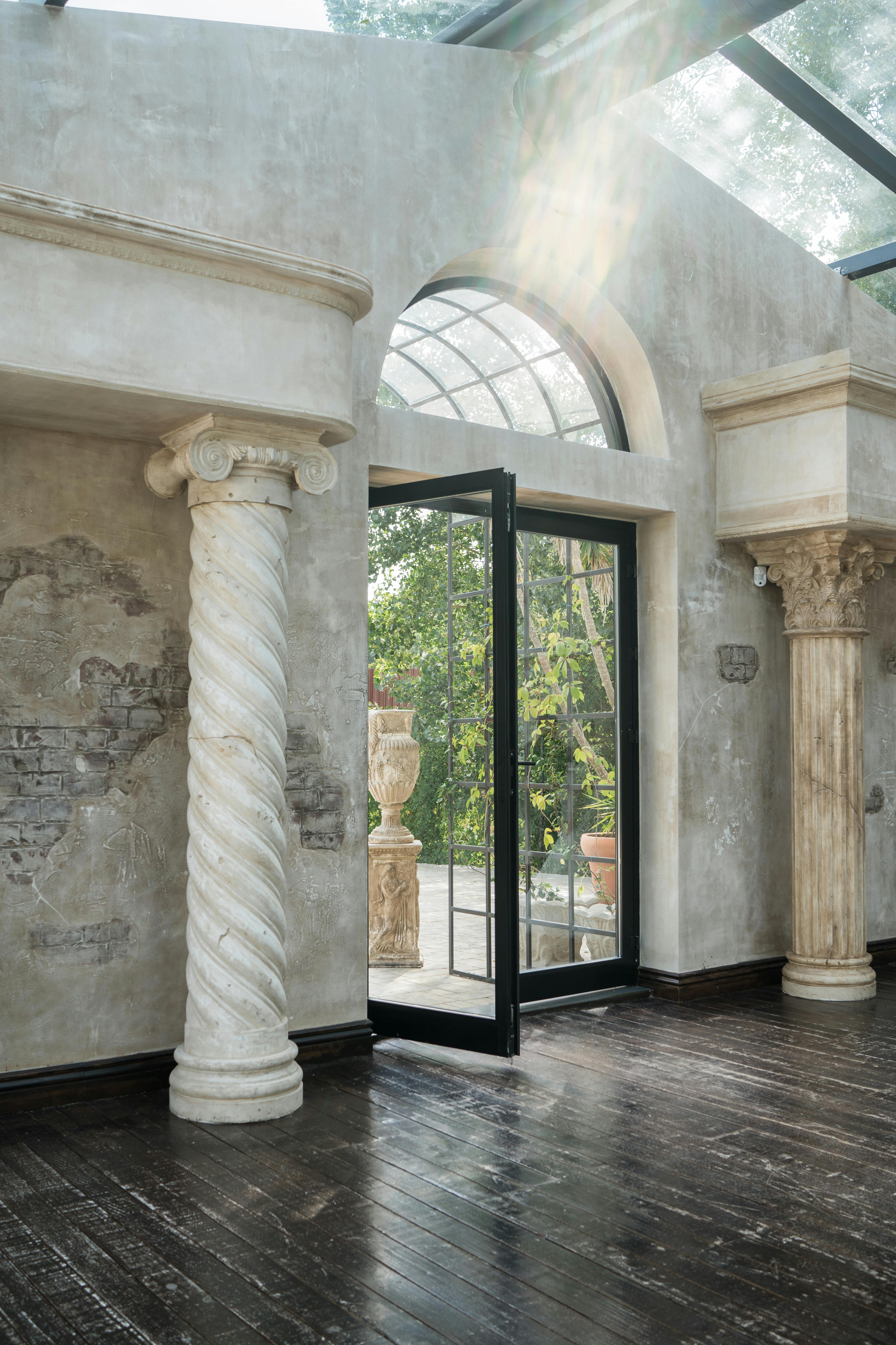 Entrance of Art Gallery · Free Stock Photo