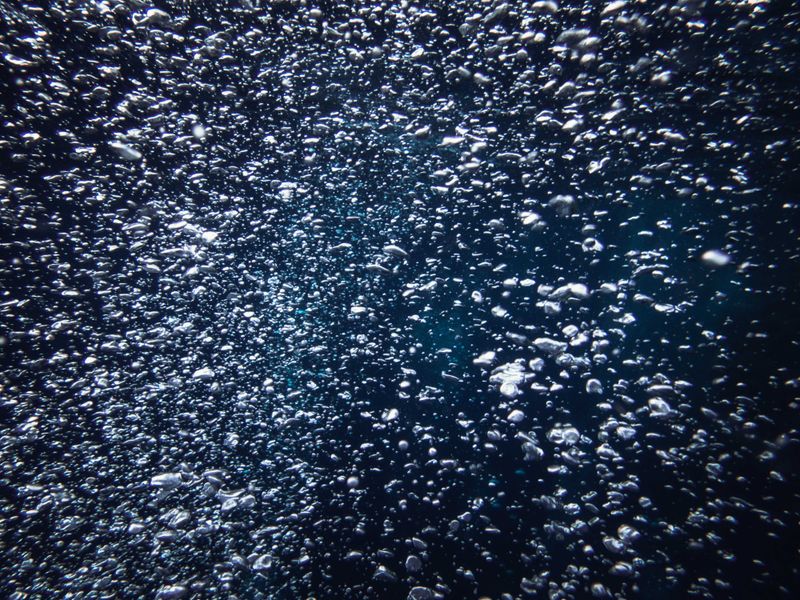 Gas In Water Photos, Download The BEST Free Gas In Water Stock Photos ...