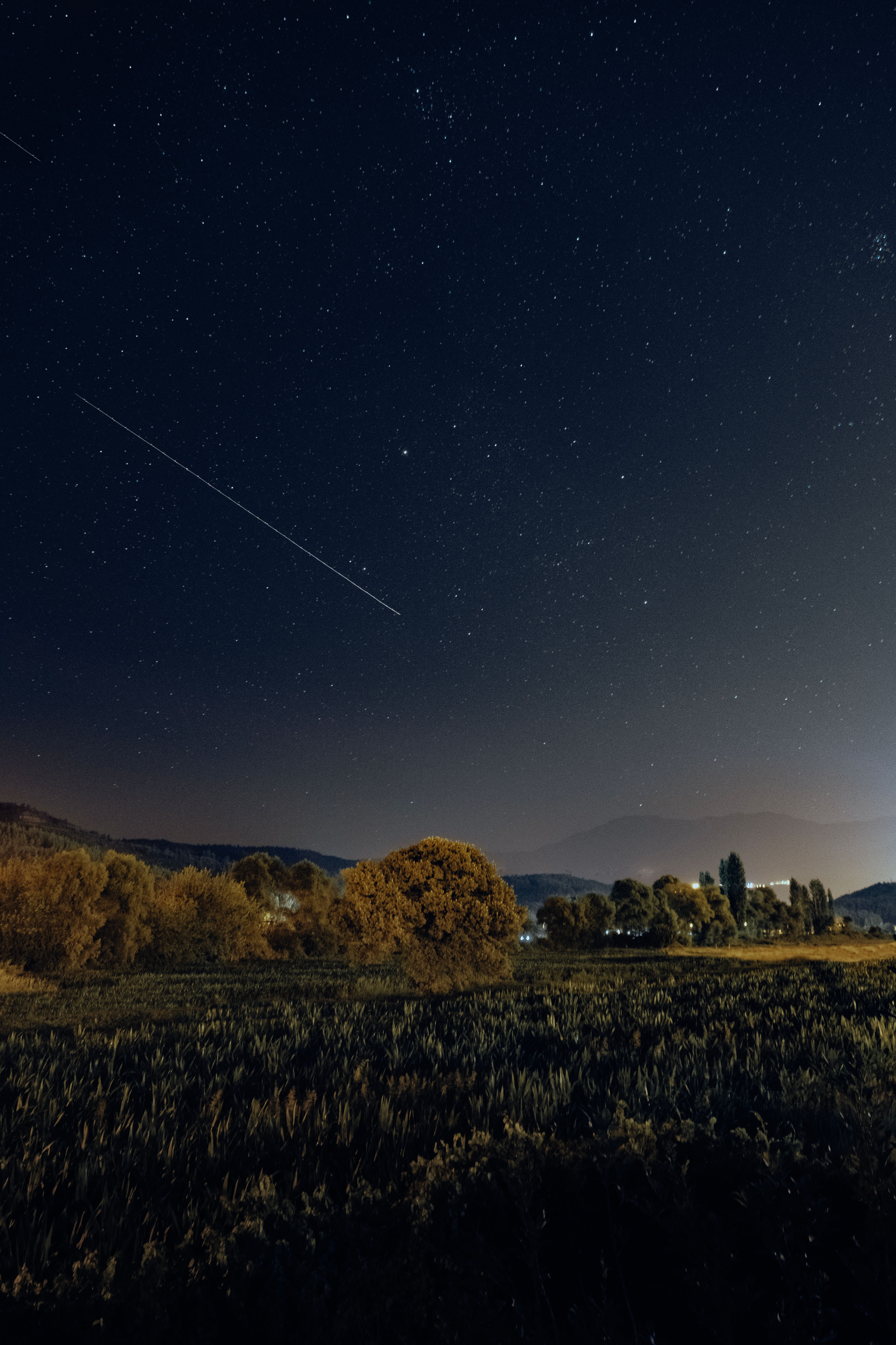 Shooting Star in Night Sky · Free Stock Photo