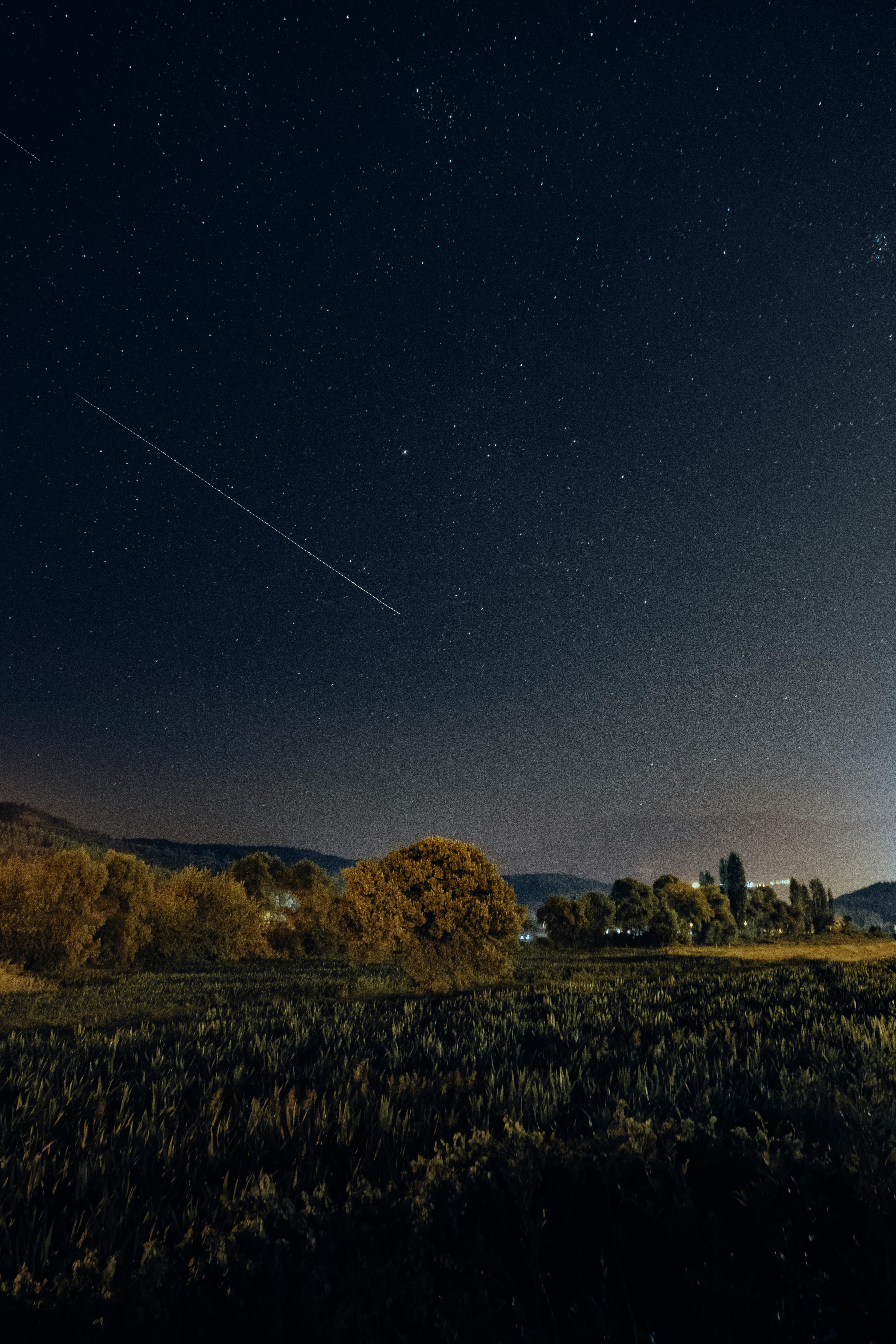 Shooting Star in Night Sky · Free Stock Photo