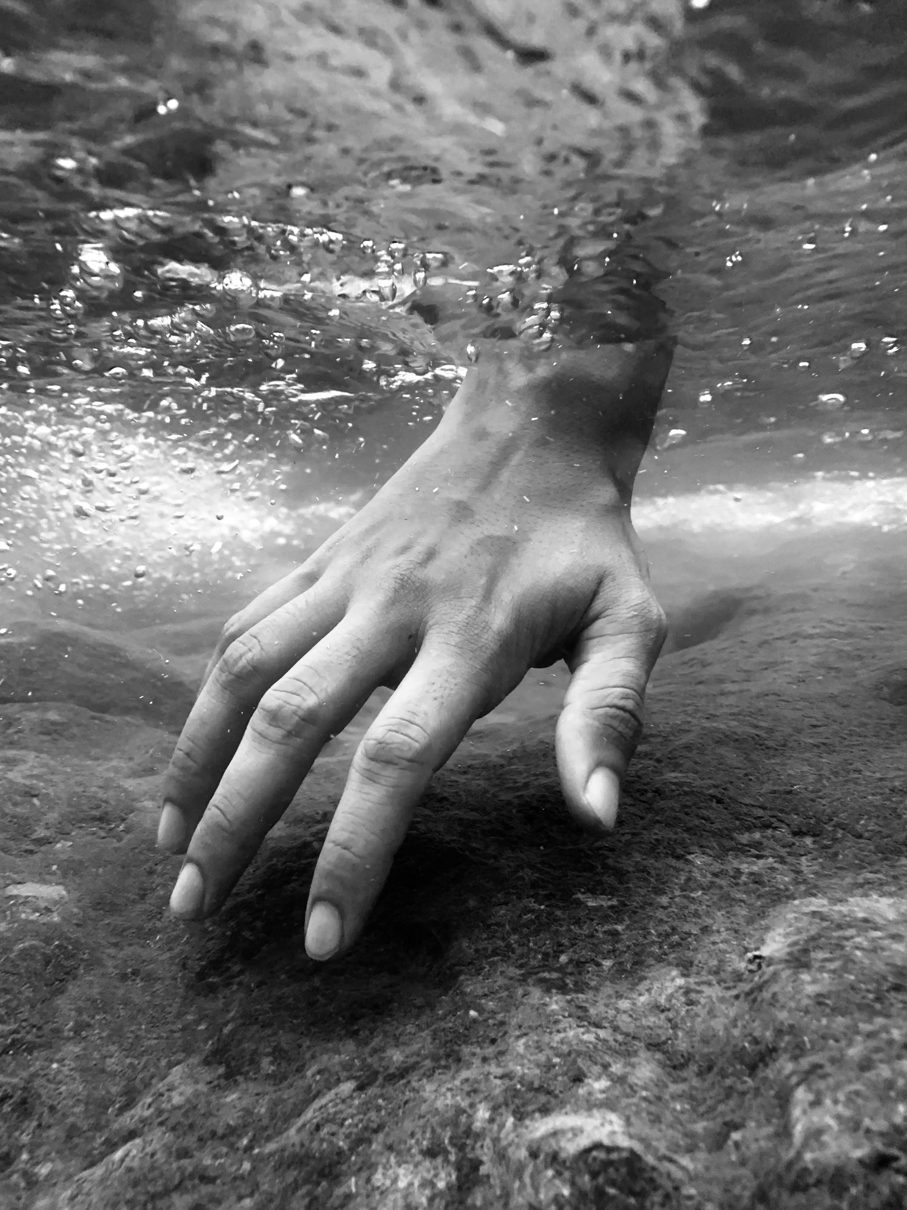 Hand in Sea · Free Stock Photo